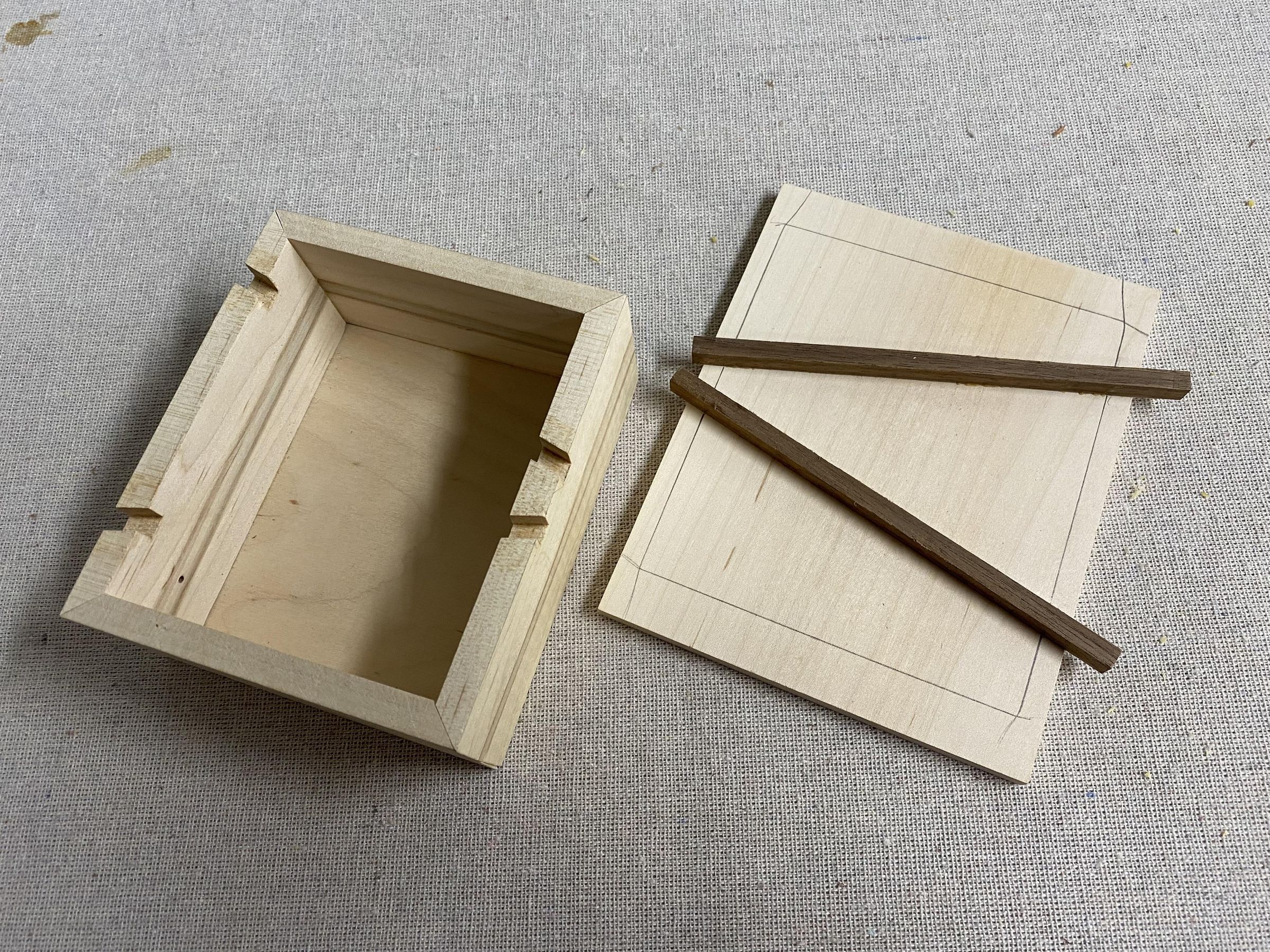 A Novel Way to Set a Box Lid : 7 Steps (with Pictures) - Instructables