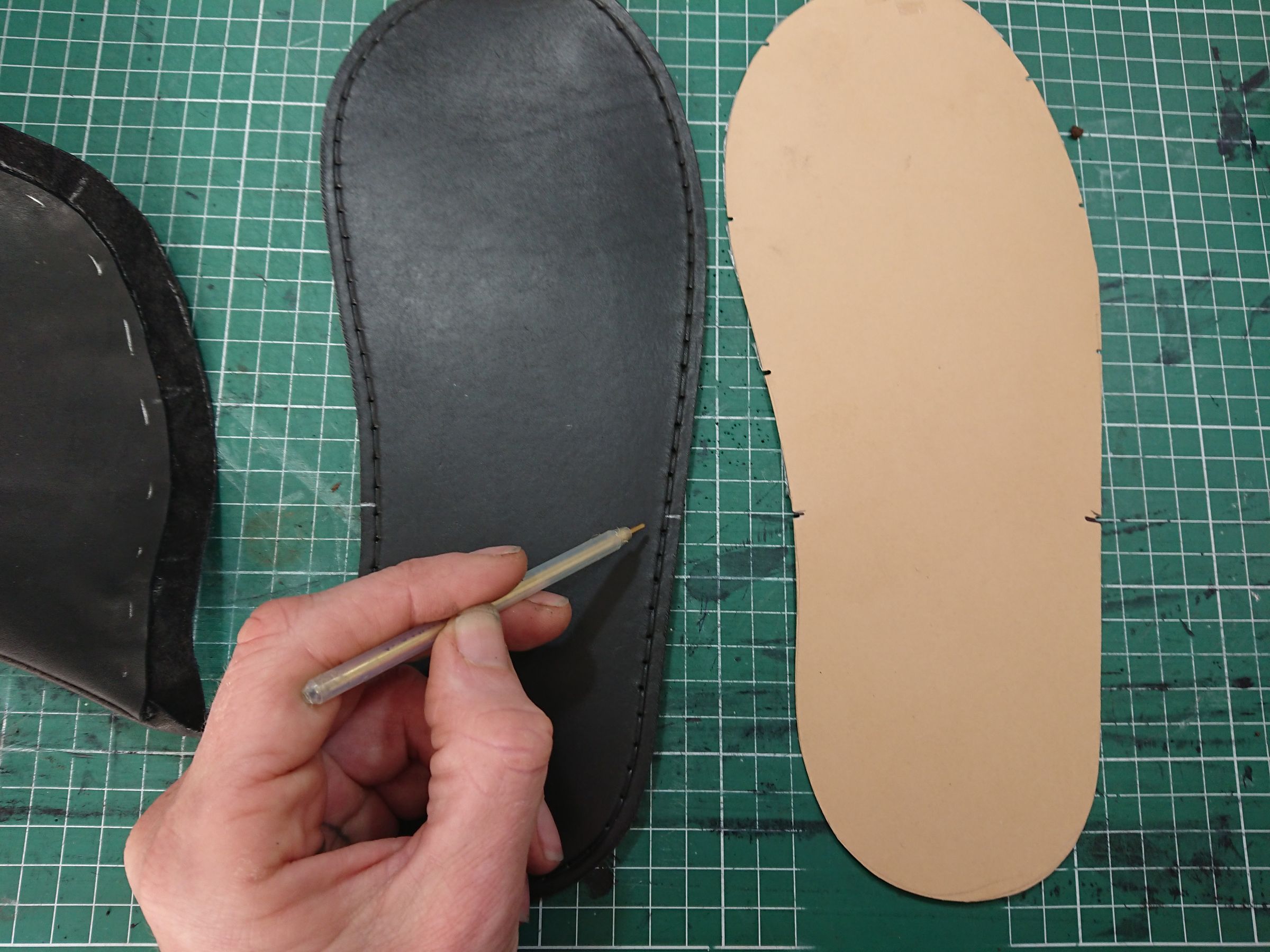 Making Leather Slippers : 9 Steps (with Pictures) - Instructables