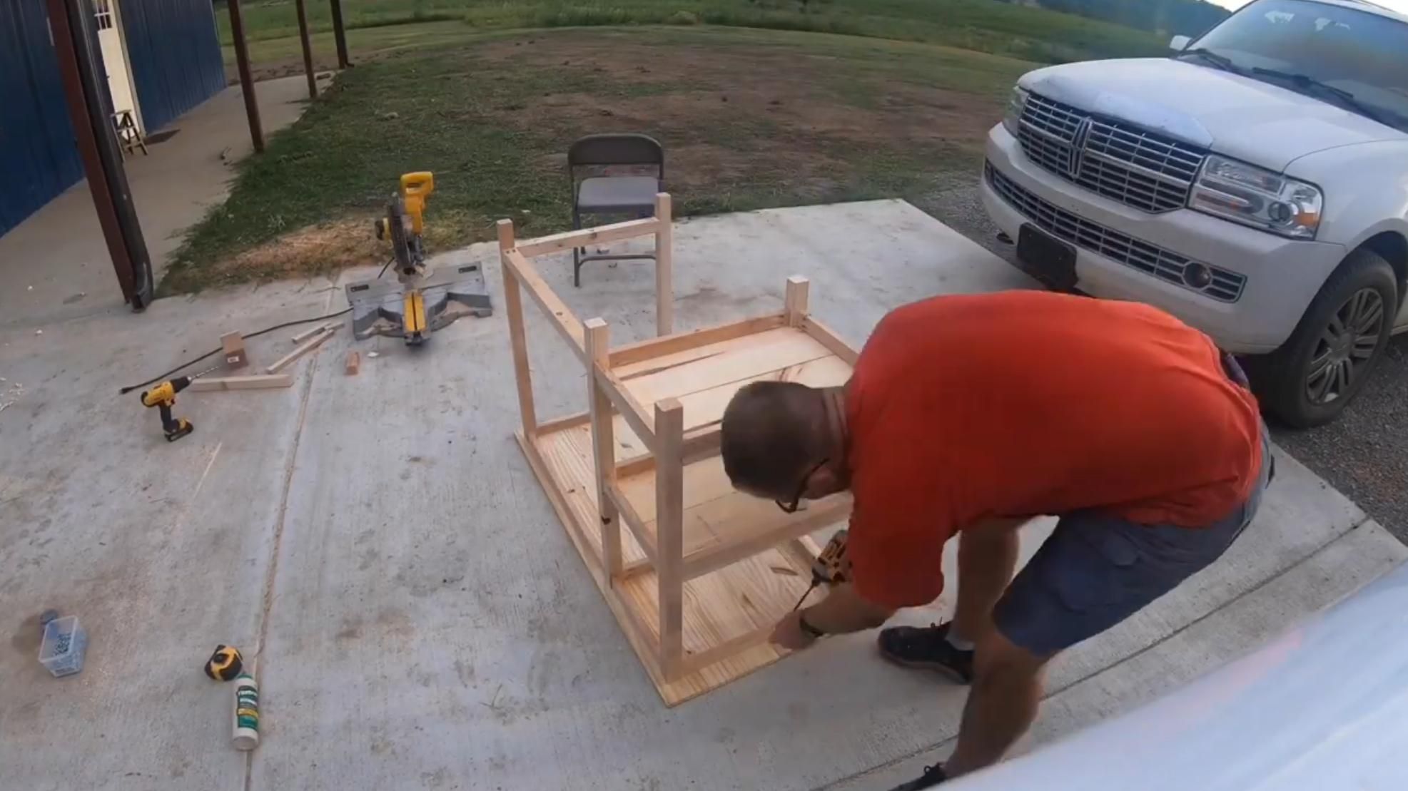 How to Build a Small Desk : 14 Steps (with Pictures) - Instructables