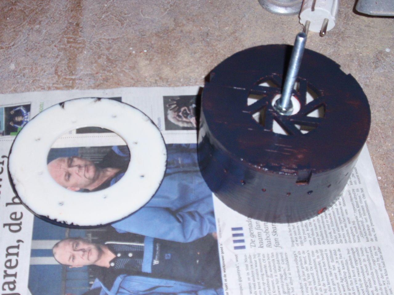 A Fully 3D Printable GlaDOS Robotic Ceiling Arm Lamp : 11 Steps (with ...