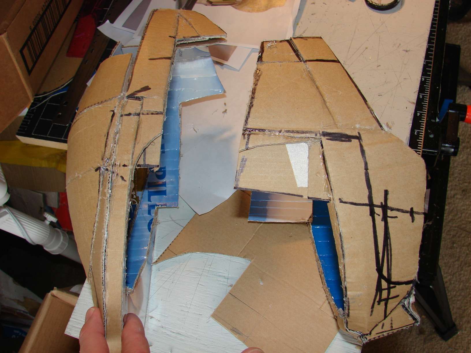 Cardboard/Fiberglass Halo 3 Inspired Master Chief Costume : 15 Steps ...