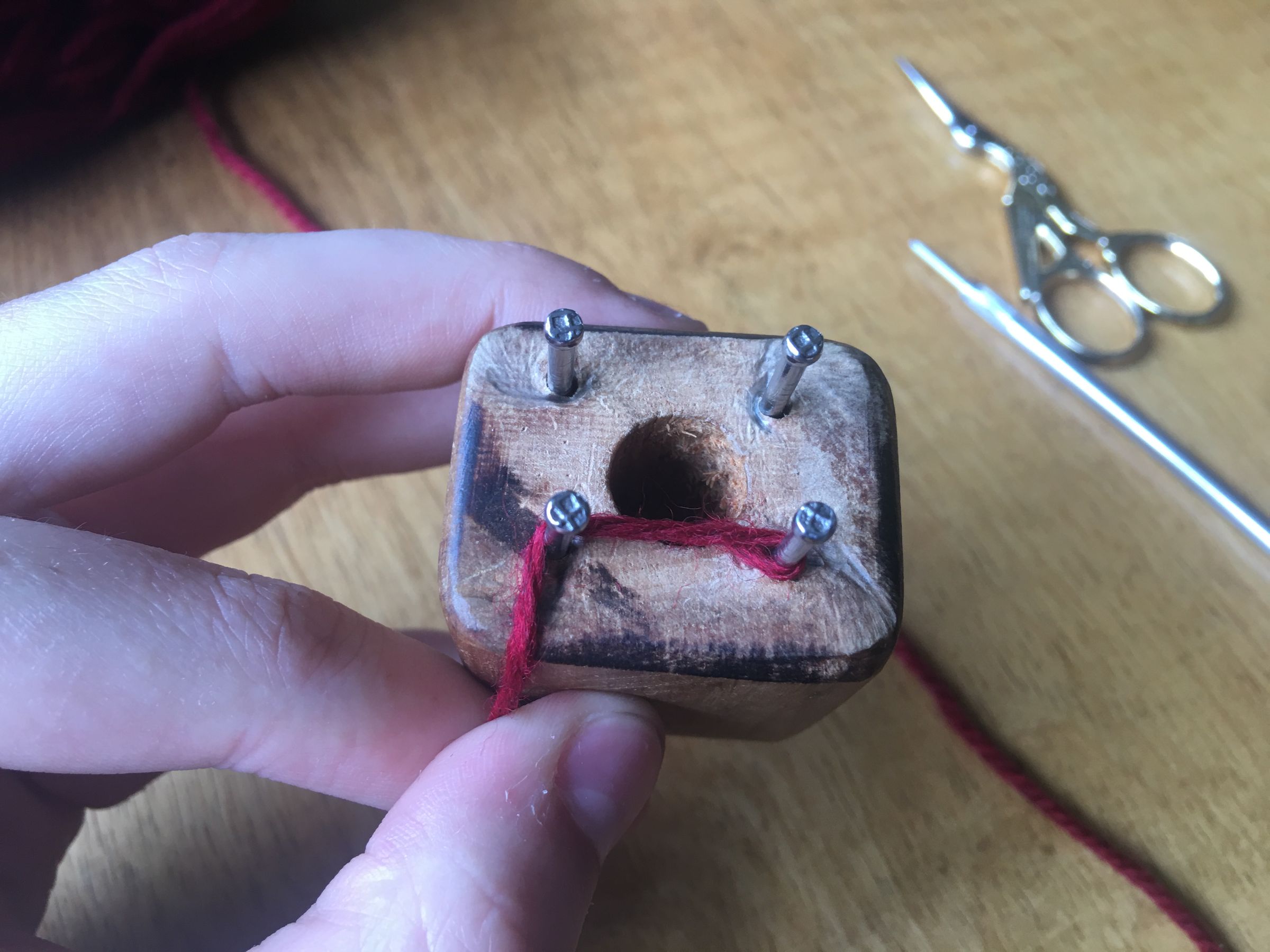 How to French Knit a Rug : 11 Steps (with Pictures) - Instructables