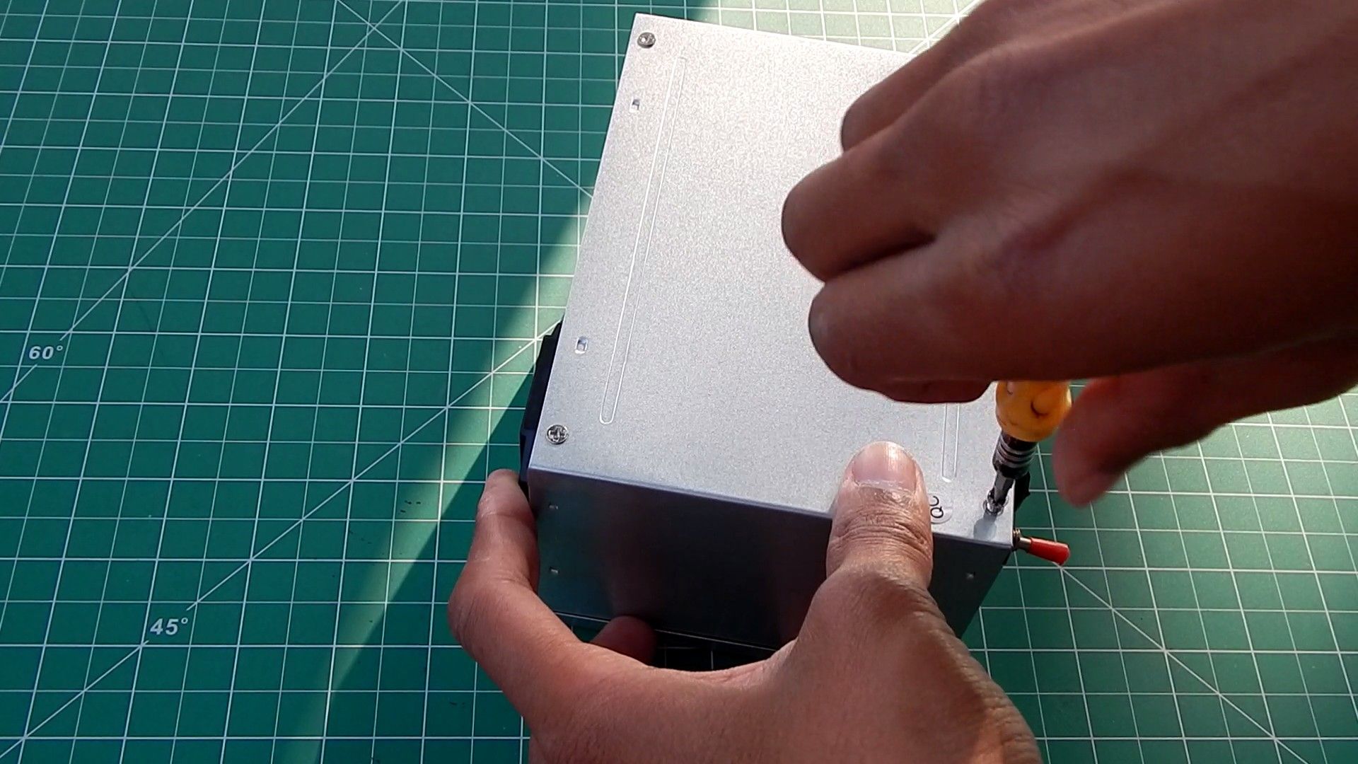 DIY Bench Power Supply With Old Computer SMPS : 13 Steps (with Pictures ...