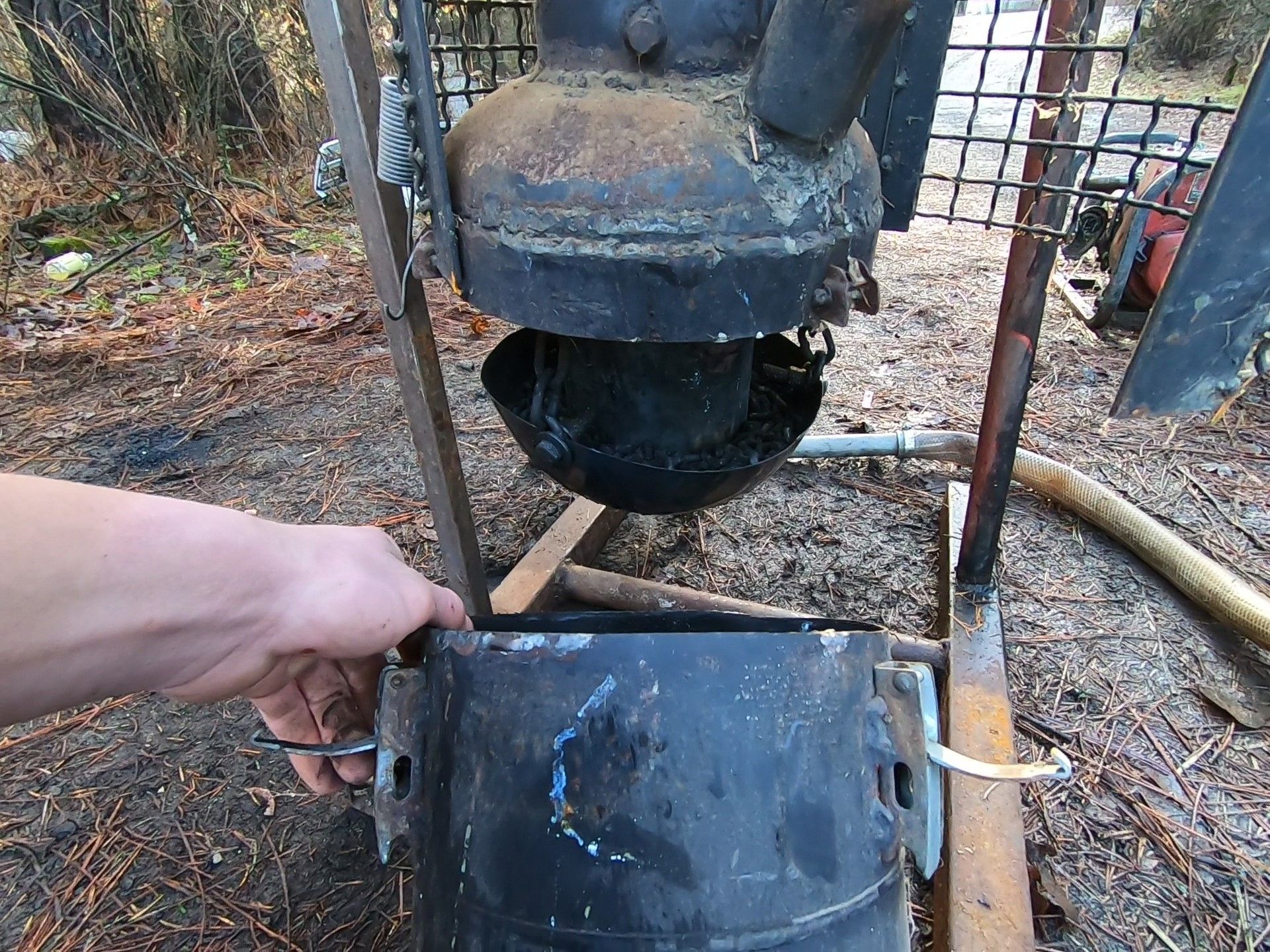 Using Wood to Fuel a Generator! (How to Build a Wood Gasifier W ...