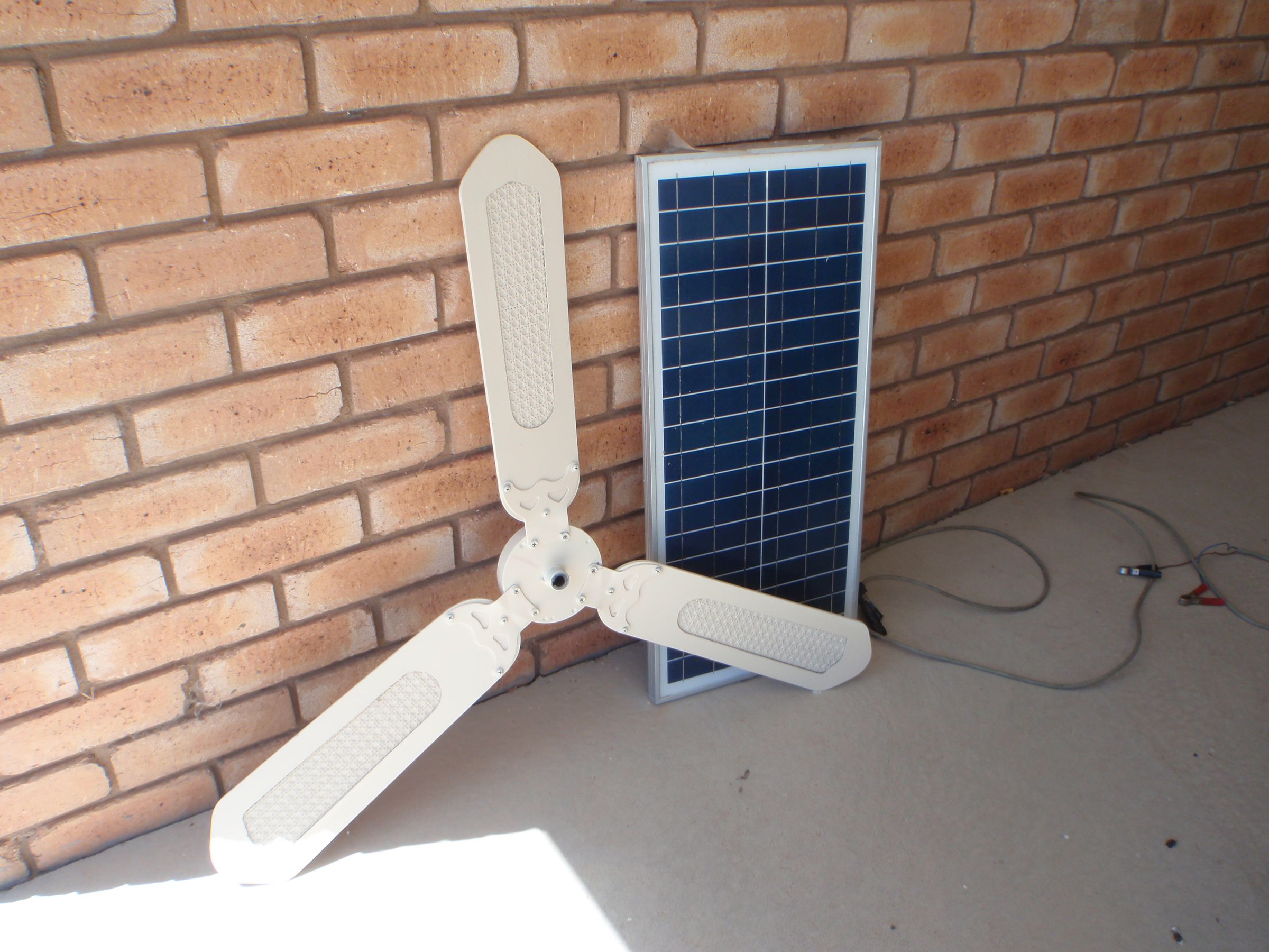 Solar Powered Ceiling Fan (Chirstmas Gift) : 9 Steps (with Pictures ...