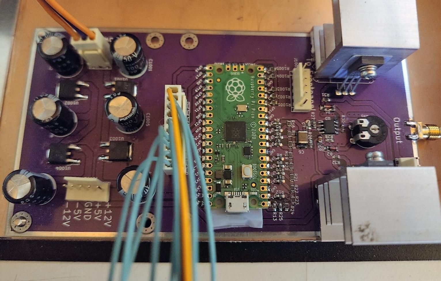 Poor Man's Waveform Generator Based on RP2040 Raspberry-pi-Pico Board ...