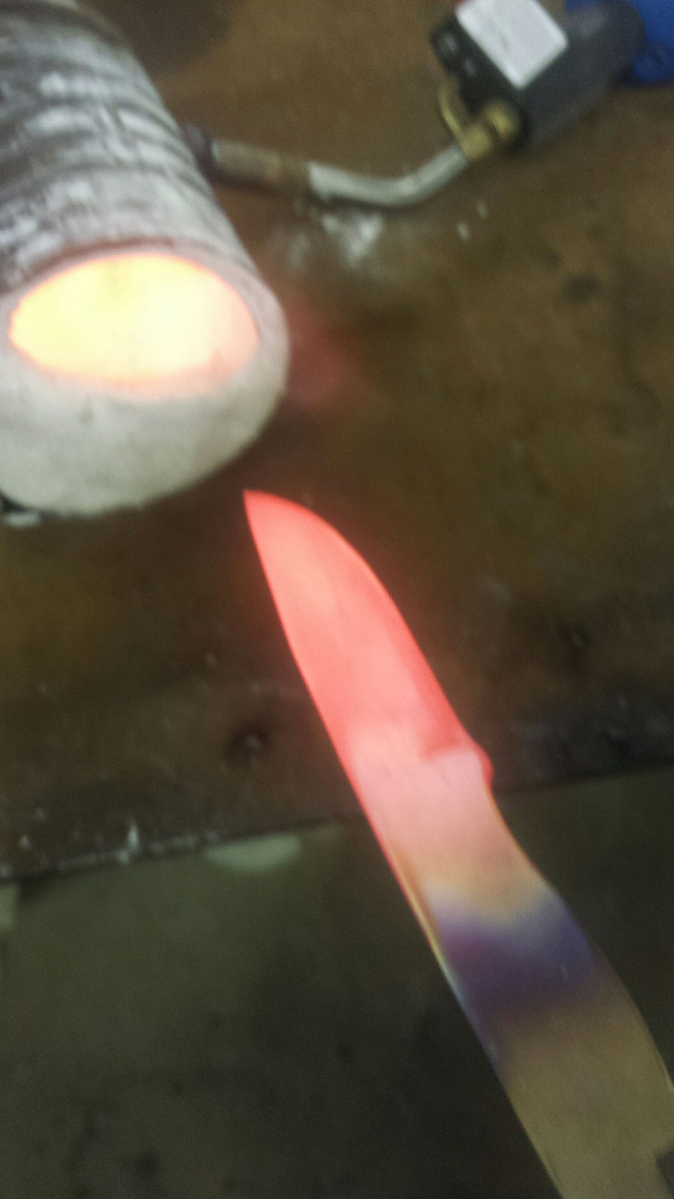 Tempering a Knife Using My Coffee Can Forge. : 3 Steps - Instructables