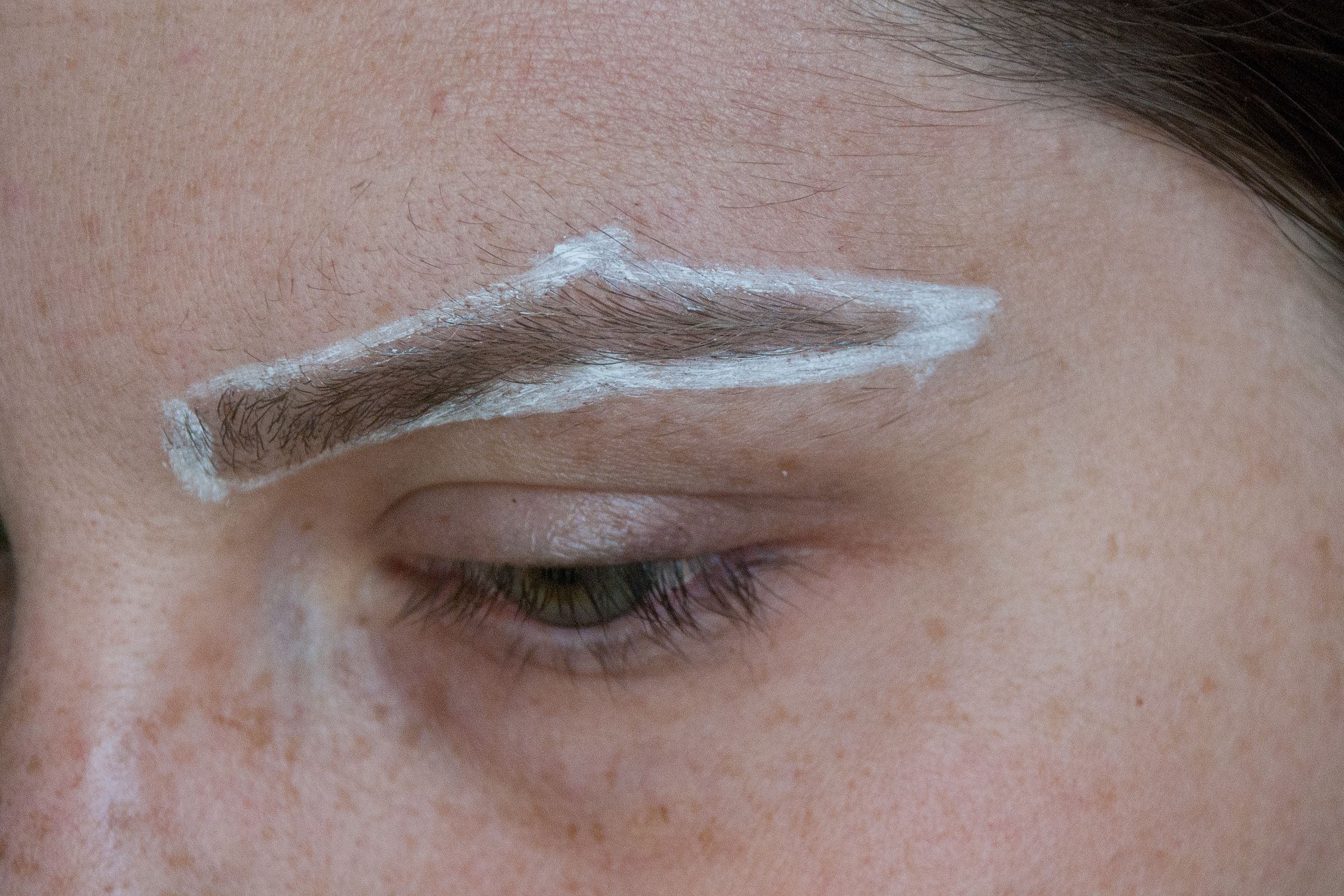 Perfect Eyebrows : 5 Steps (with Pictures) - Instructables