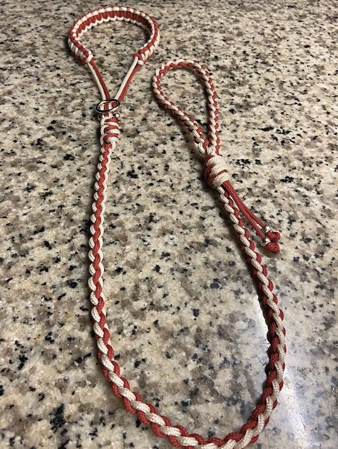 Paracord 4-strand Round Braid : 4 Steps - Instructables