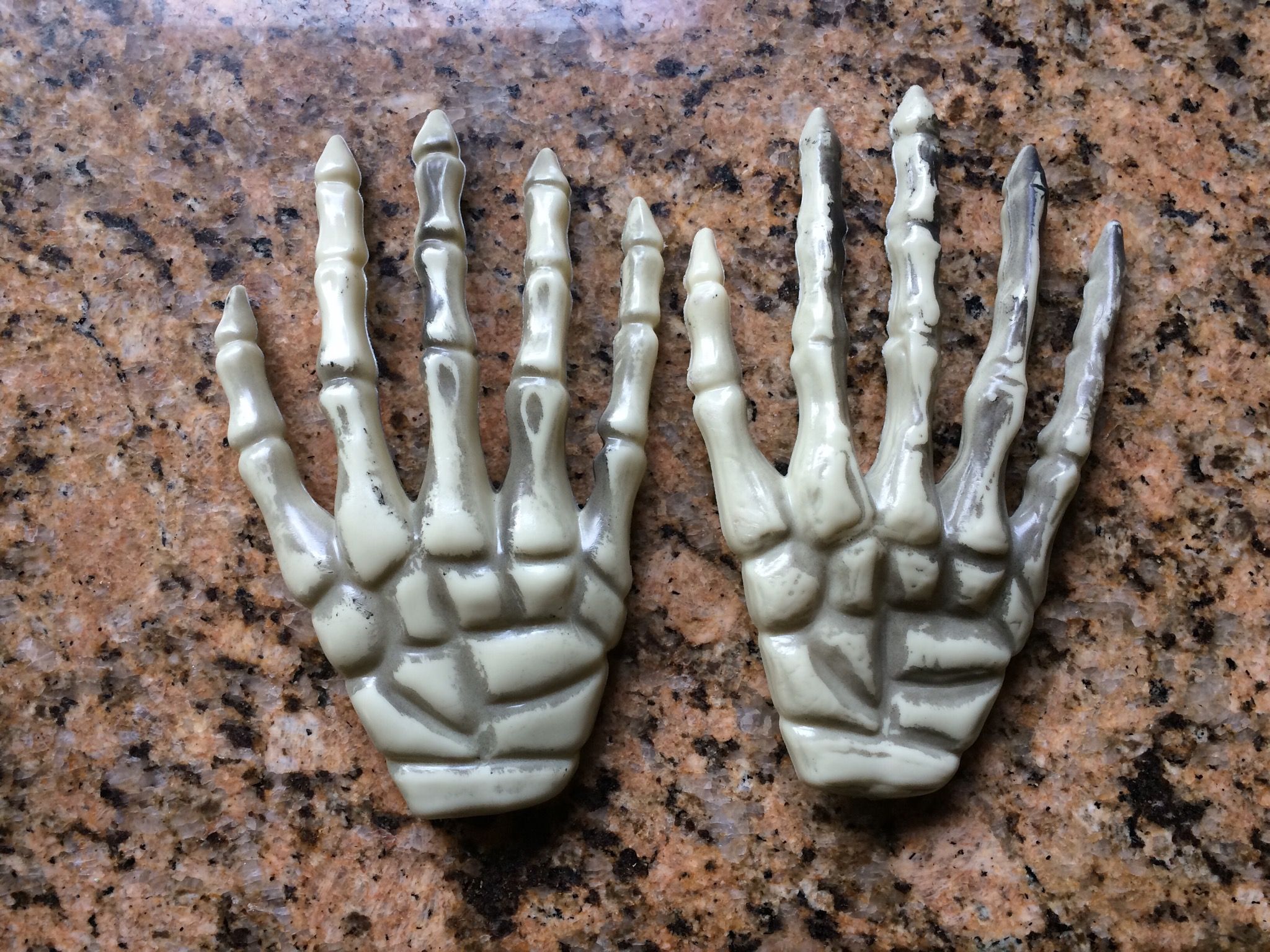 Quick and Spooky: Improving Dollar Store Skeleton Hands With a Heat Gun ...