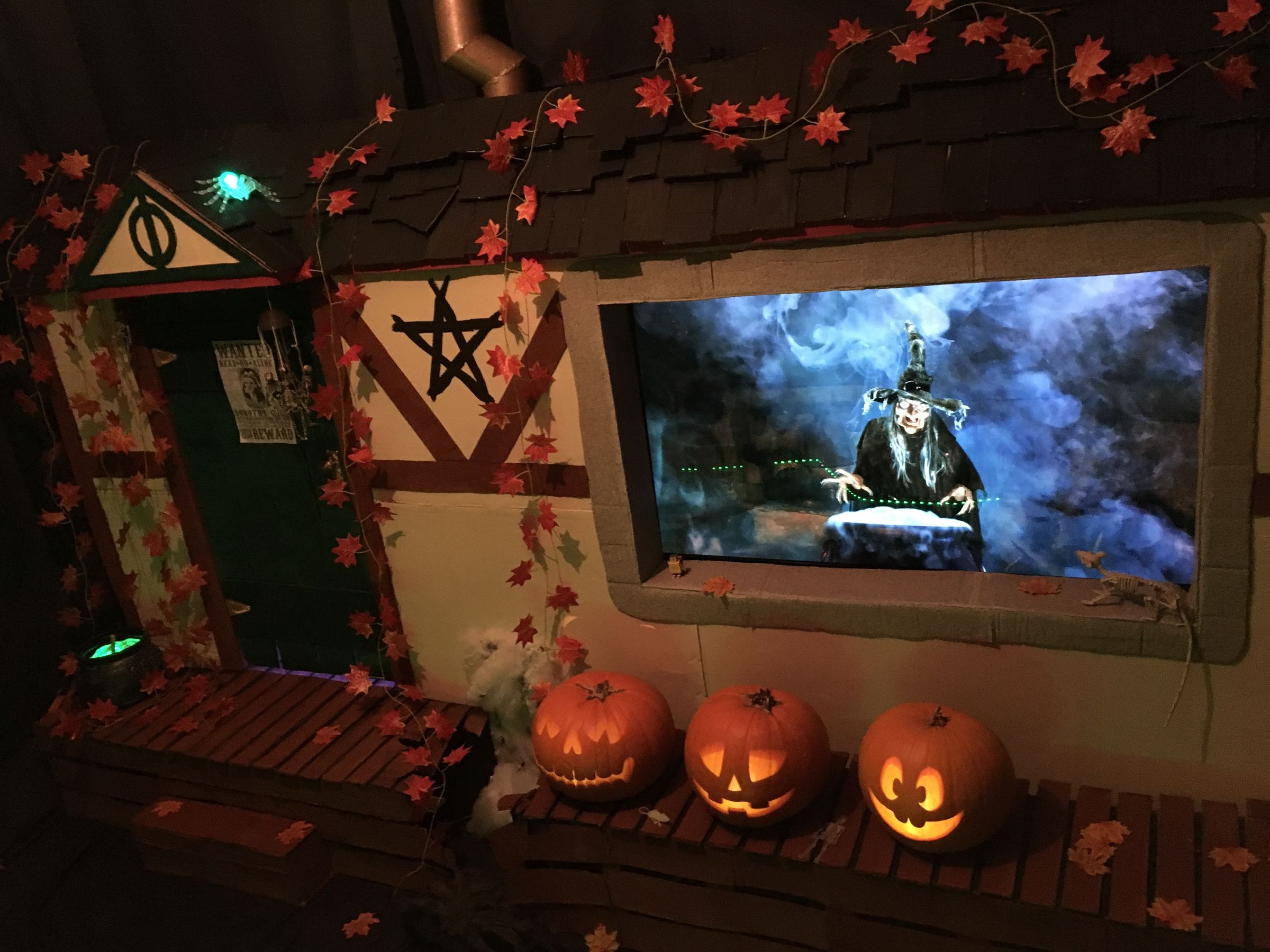 The Witching Hour Halloween Window Display : 8 Steps (with Pictures ...