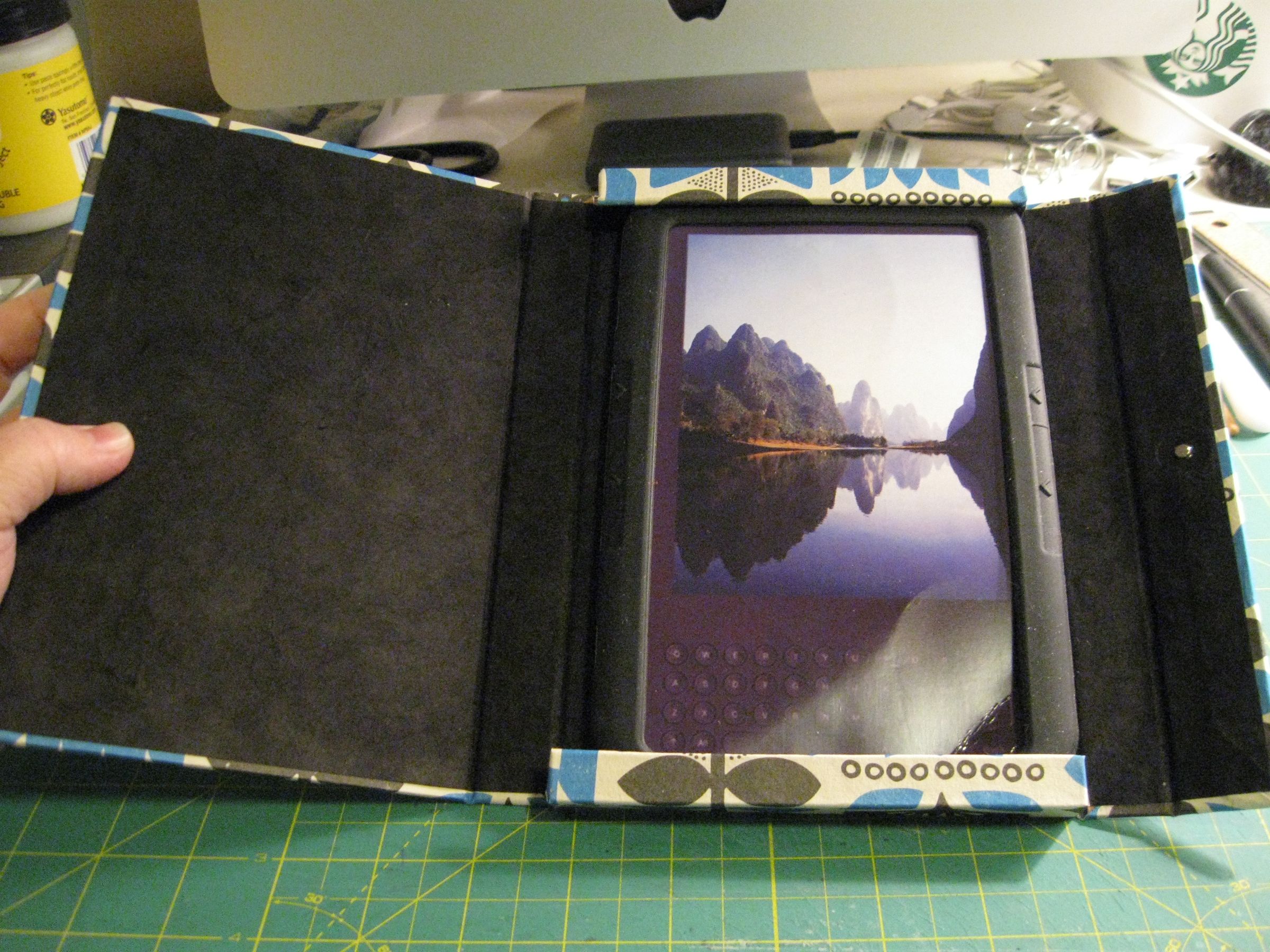 Kindle Cover W/ Magnetic Closure - Instructables