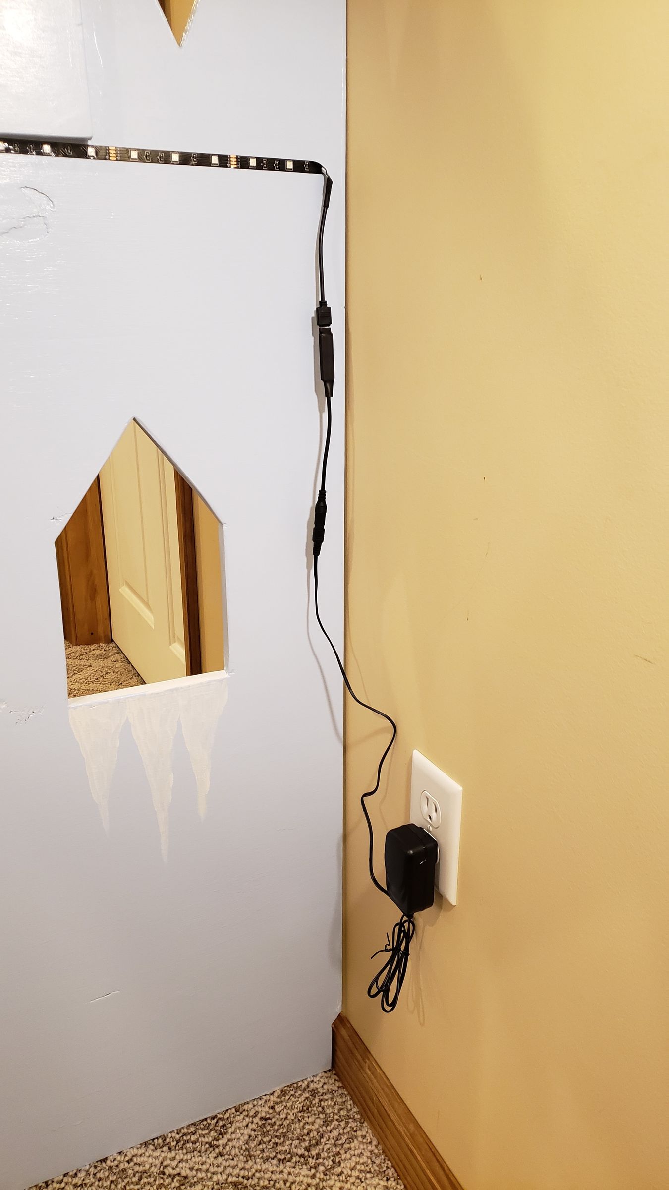 Under-the-Stairs Elsa Ice Castle : 13 Steps (with Pictures) - Instructables