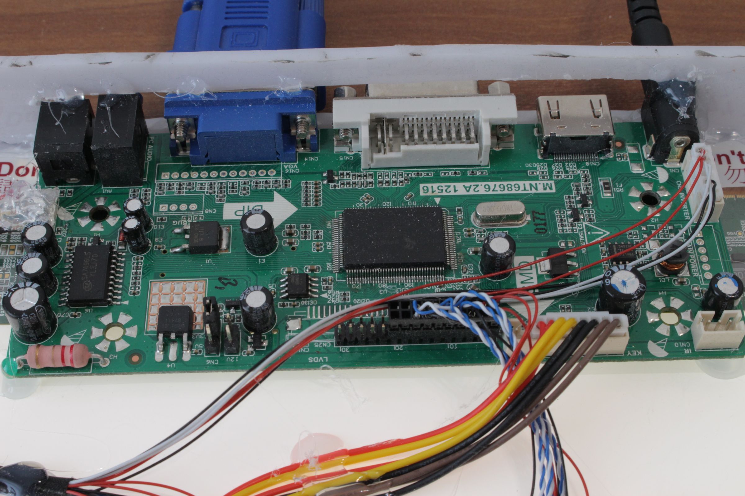 How to Reuse the Old LCD Screen of Your Broken Laptop : 4 Steps ...