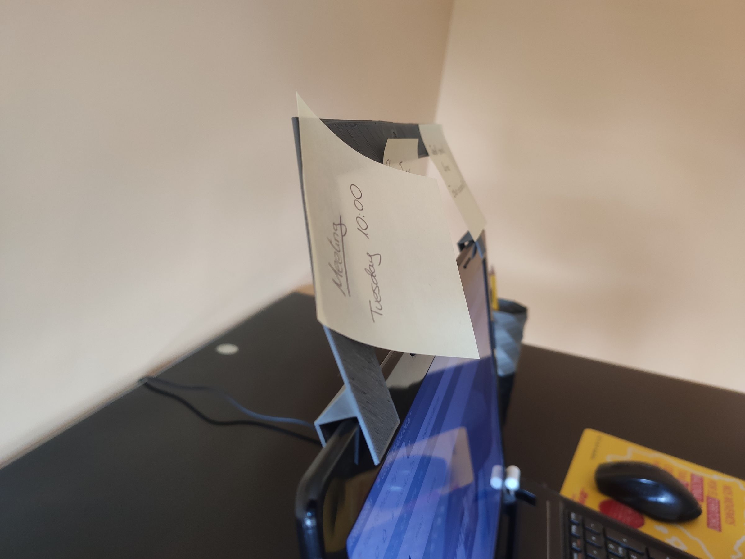 Post-it Support for Laptop - Instructables