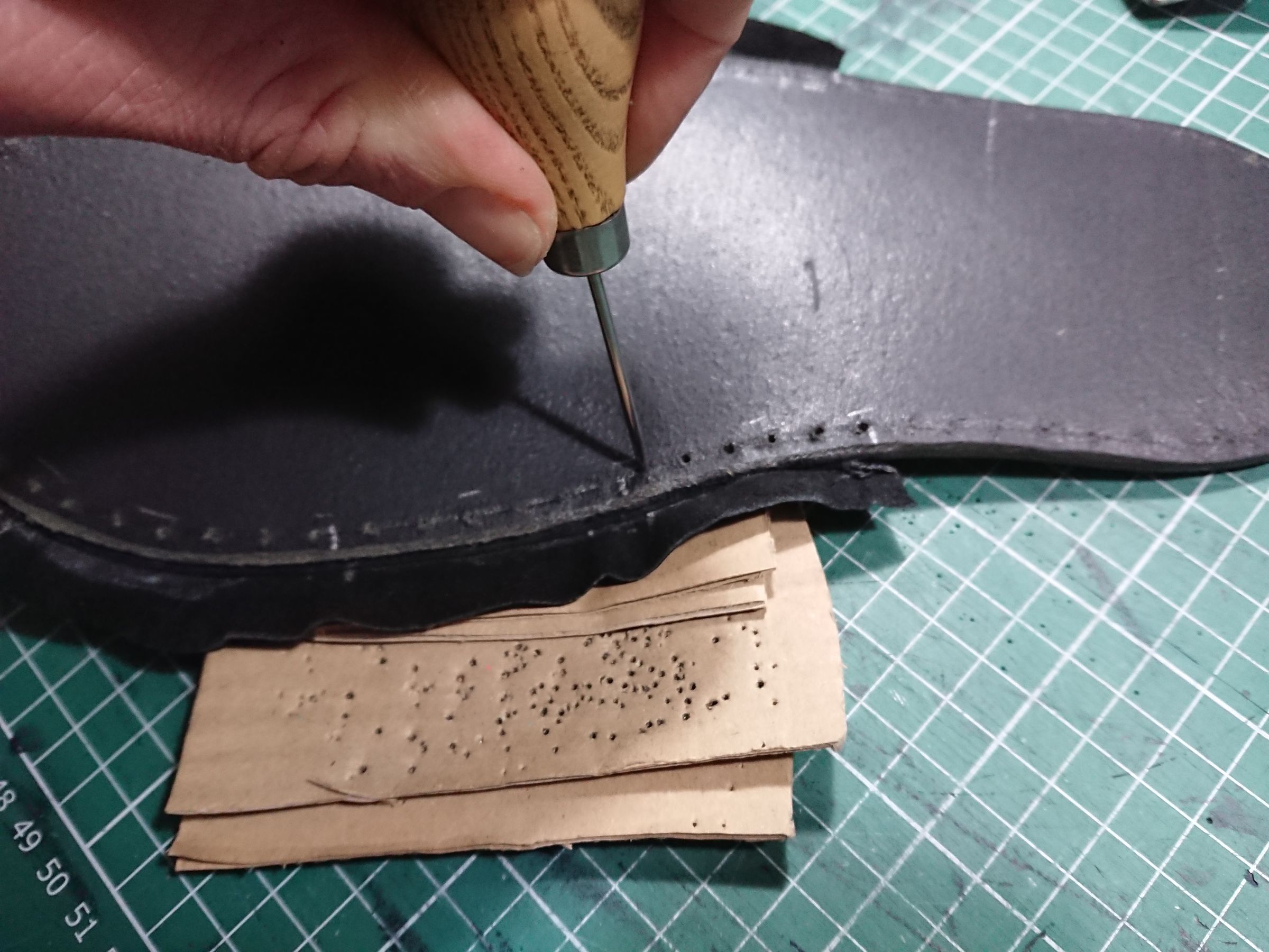 Making Leather Slippers : 9 Steps (with Pictures) - Instructables