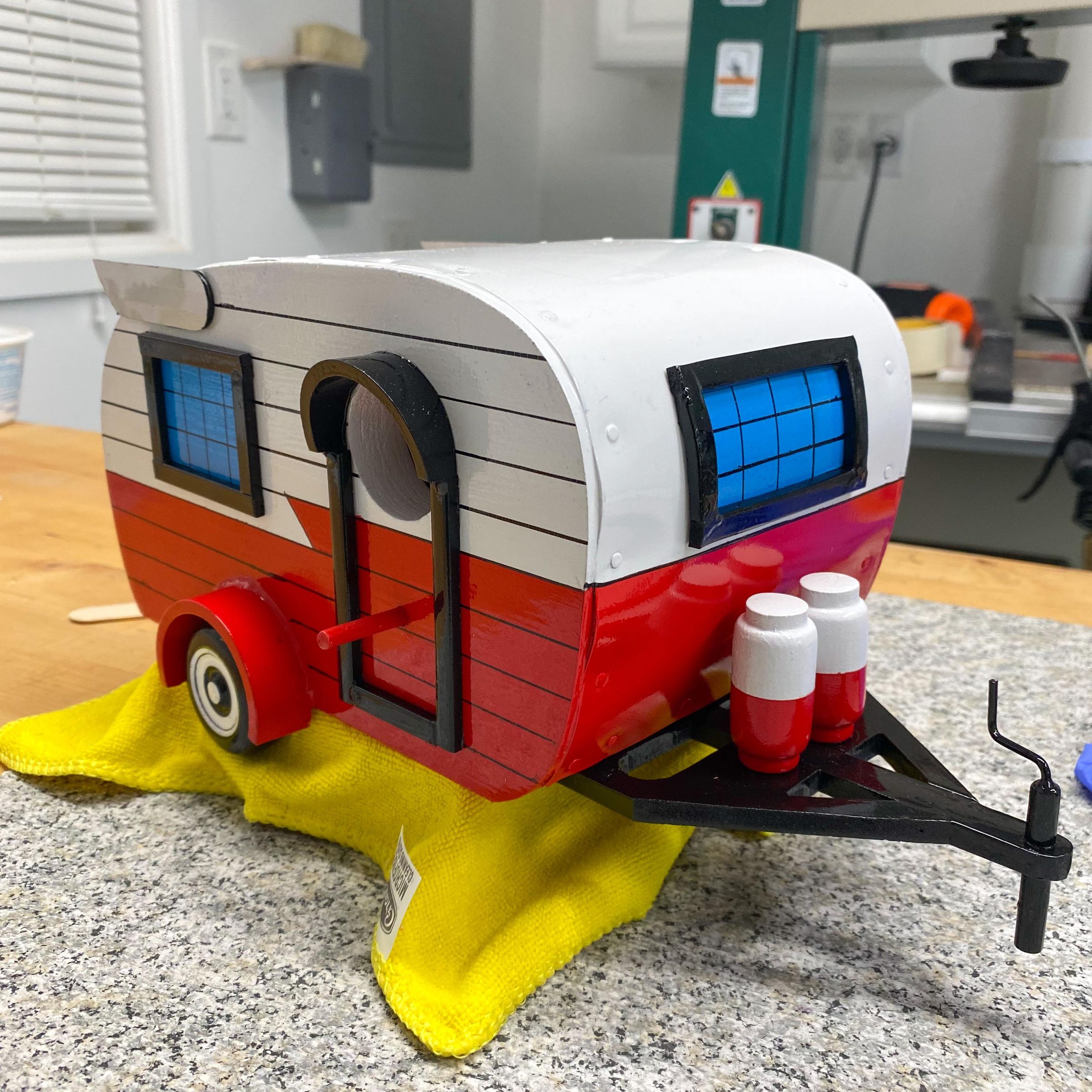 Vintage Camper Birdhouse : 8 Steps (with Pictures) - Instructables