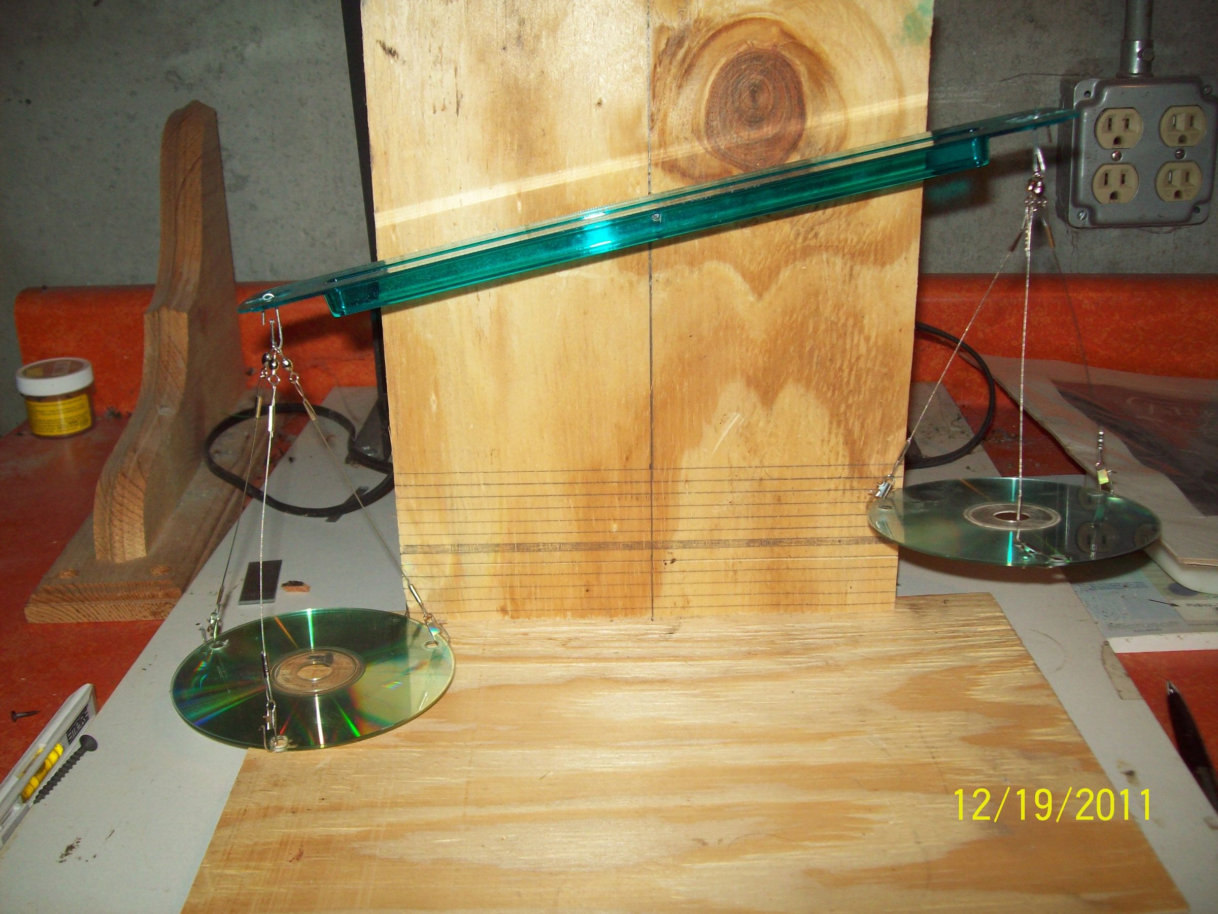 Make a Balance Scale Accurate to 1/2 Gram, Using a Ruler and 2 Old CDs ...
