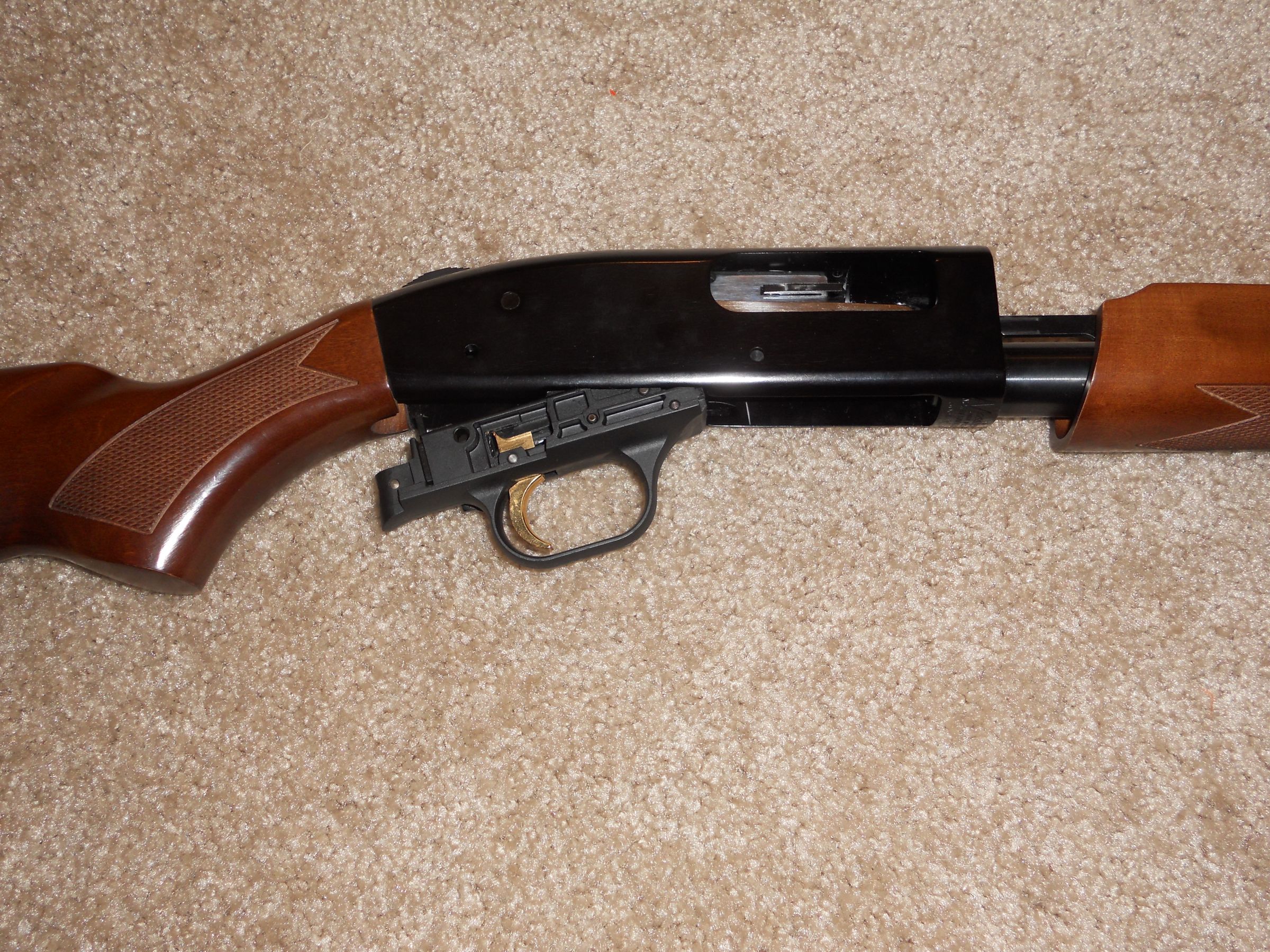 How to Disassemble a Mossberg 500 Series Shotgun : 9 Steps - Instructables