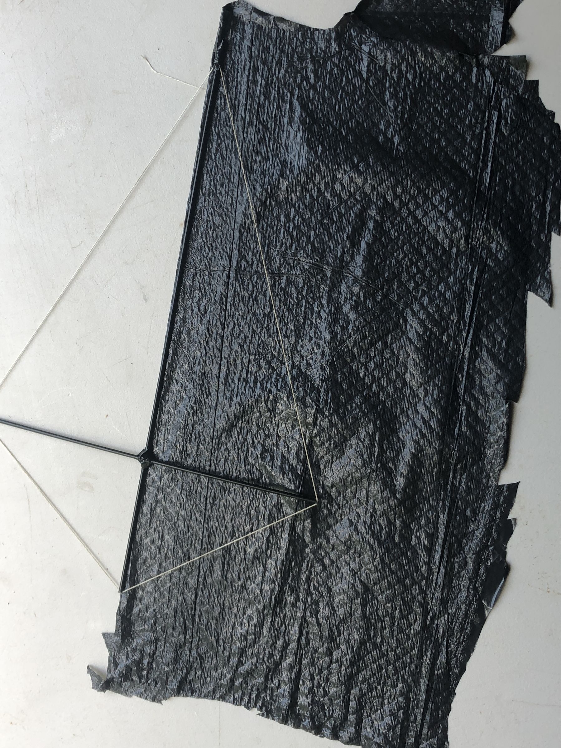 How to Make a Basic Kite : 7 Steps (with Pictures) - Instructables