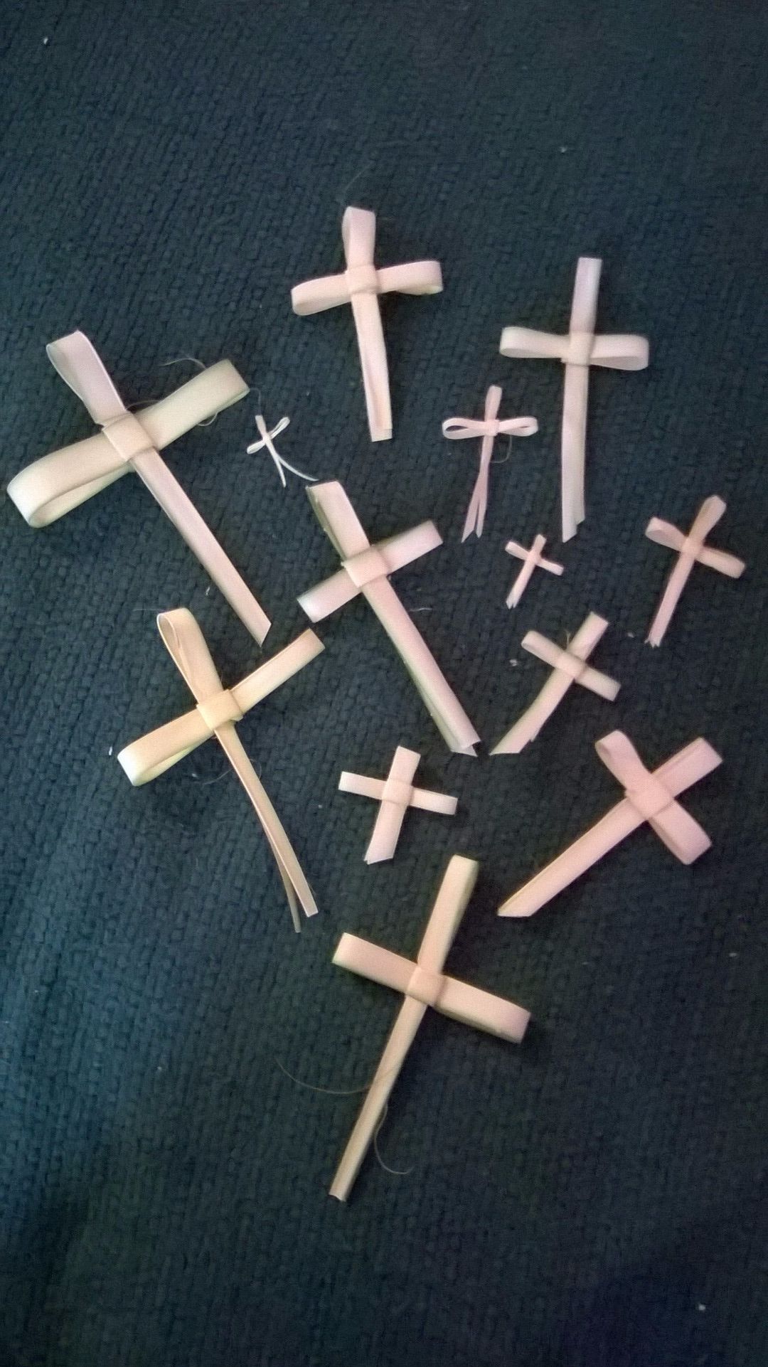 How to Make Palm Crosses : 16 Steps (with Pictures) - Instructables