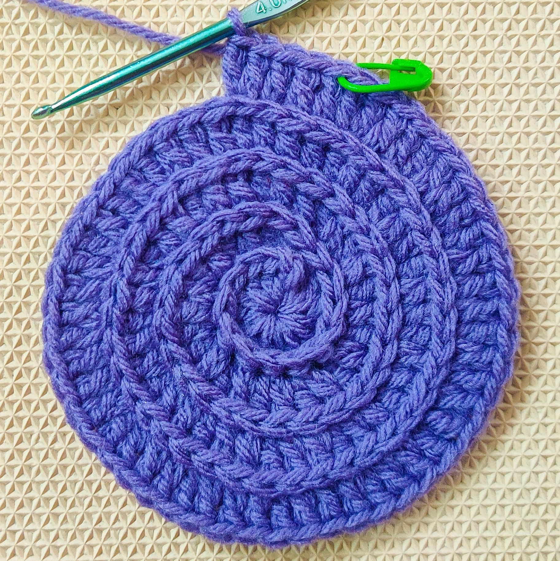 Crochet Seamless Spiral Circle With Raised Ridges : 7 Steps (with ...