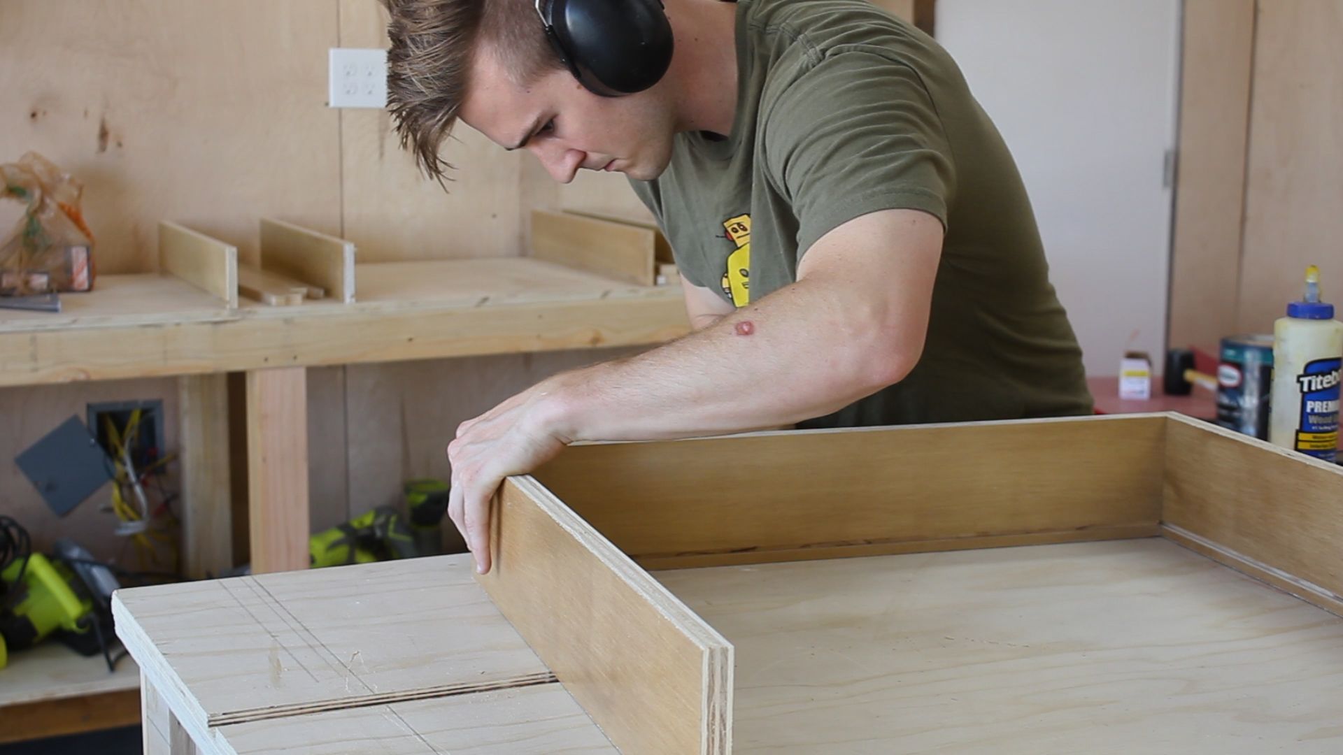 $100 10ft Work Bench/Surface With Storage : 12 Steps (with Pictures ...