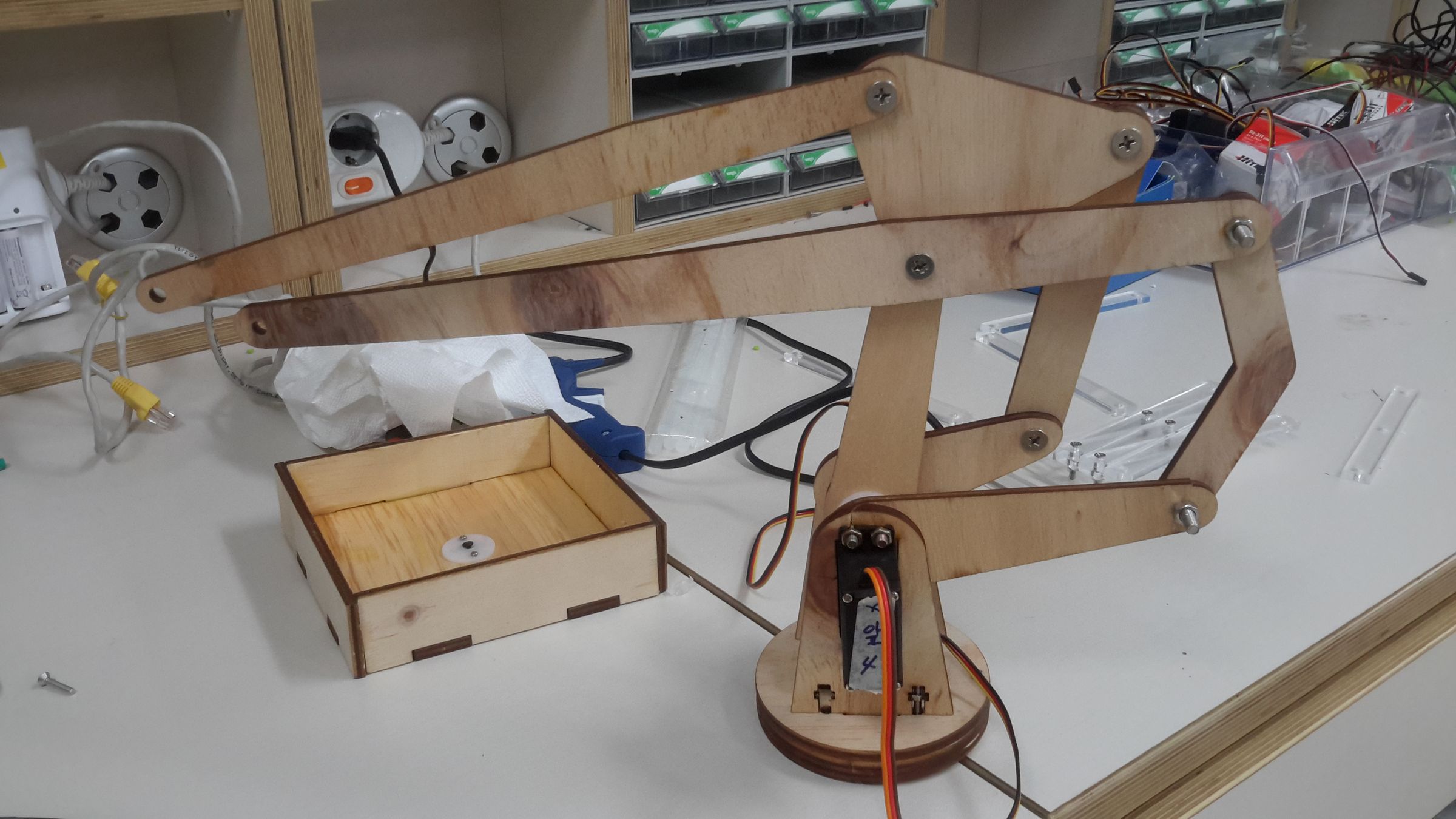 Robot Arm for Laser Cut : 9 Steps - Instructables