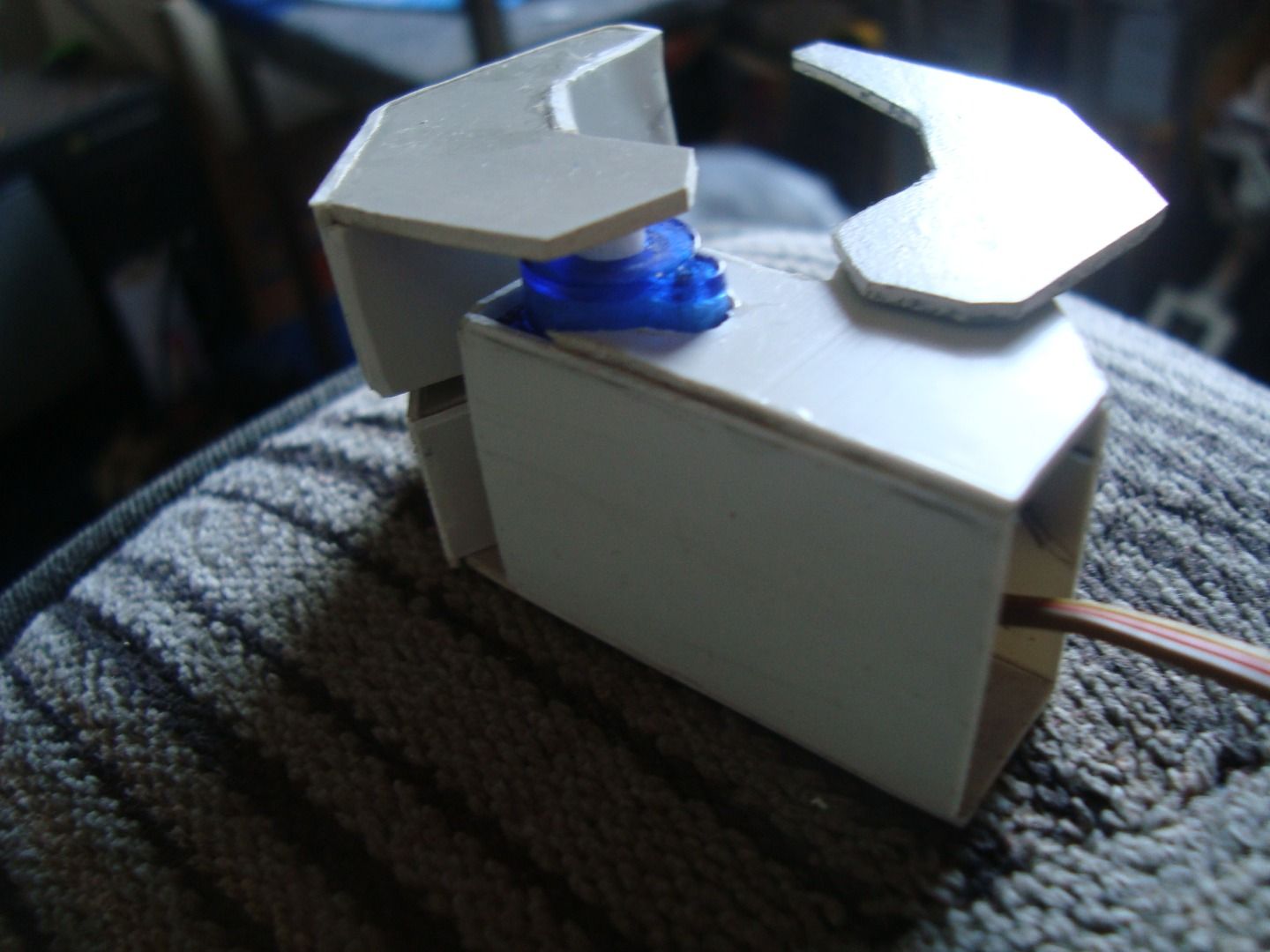 Making Humanoid Robot : 5 Steps - Instructables