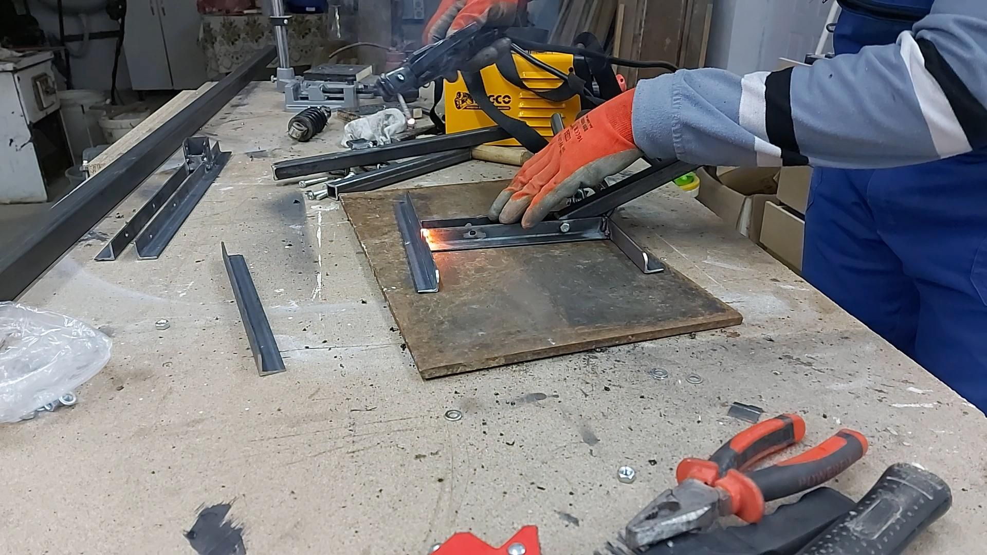 DIY Ski Sled - Plezuh : 12 Steps (with Pictures) - Instructables