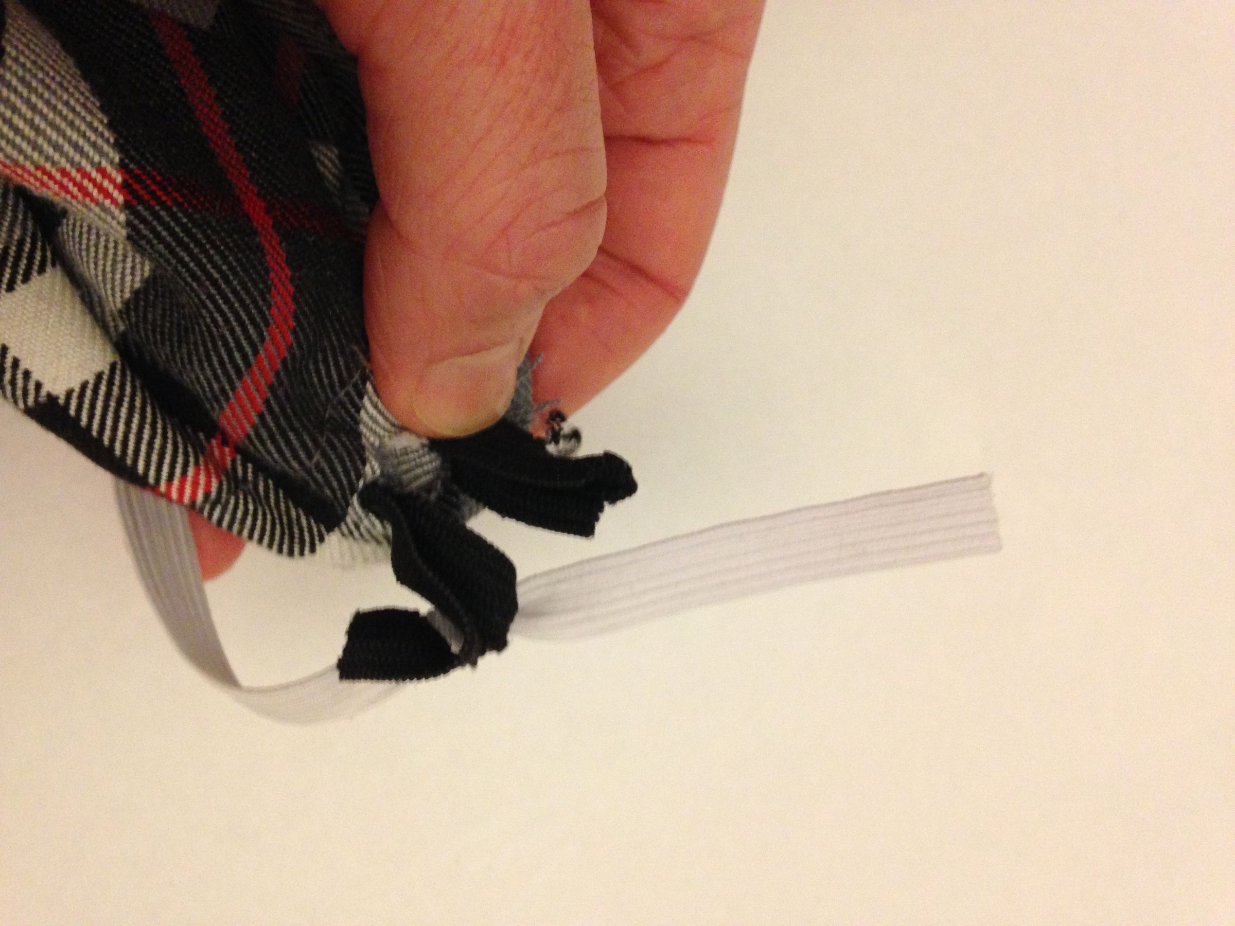 How to Replace the Elastic in a Skirt Waistband : 7 Steps (with ...