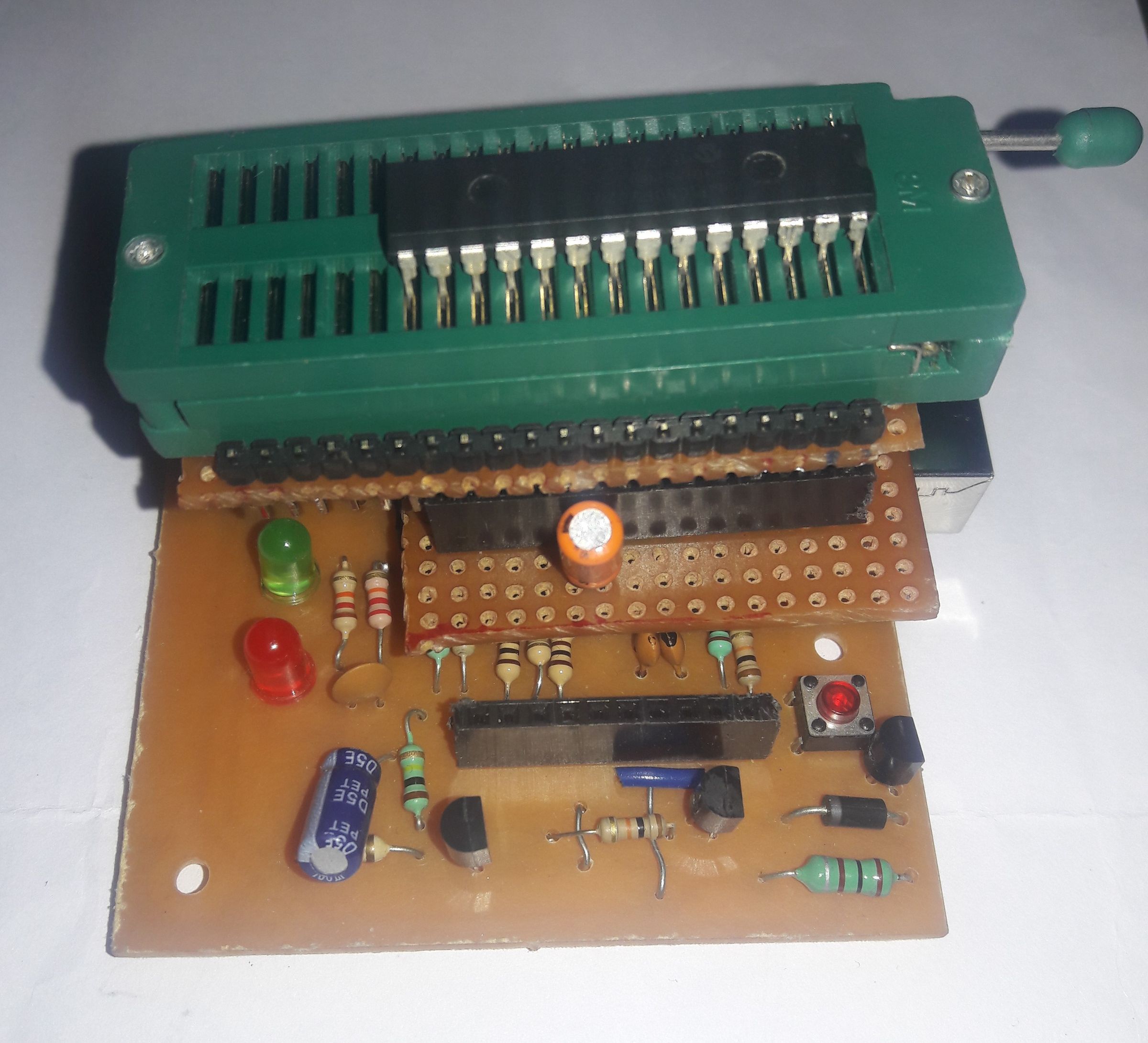 DIY- UNIVERSAL PIC AND AVR PROGRAMMER : 9 Steps (with Pictures ...