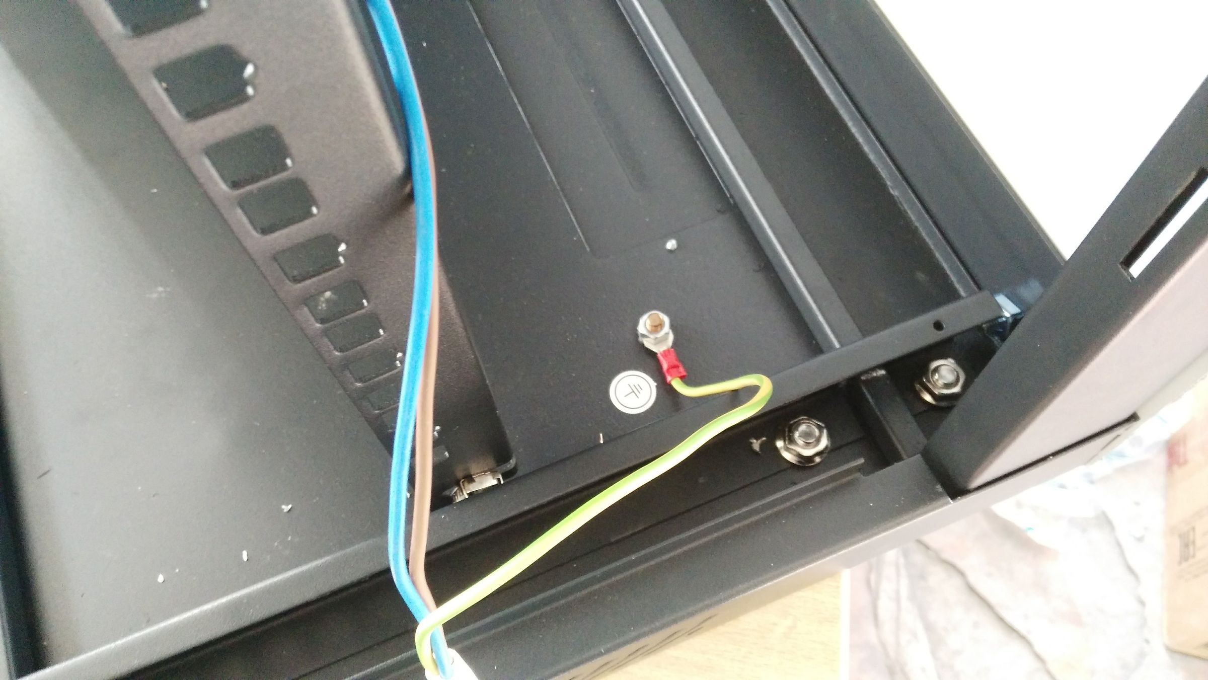 Dust-proof Enclosure for PC : 4 Steps (with Pictures) - Instructables