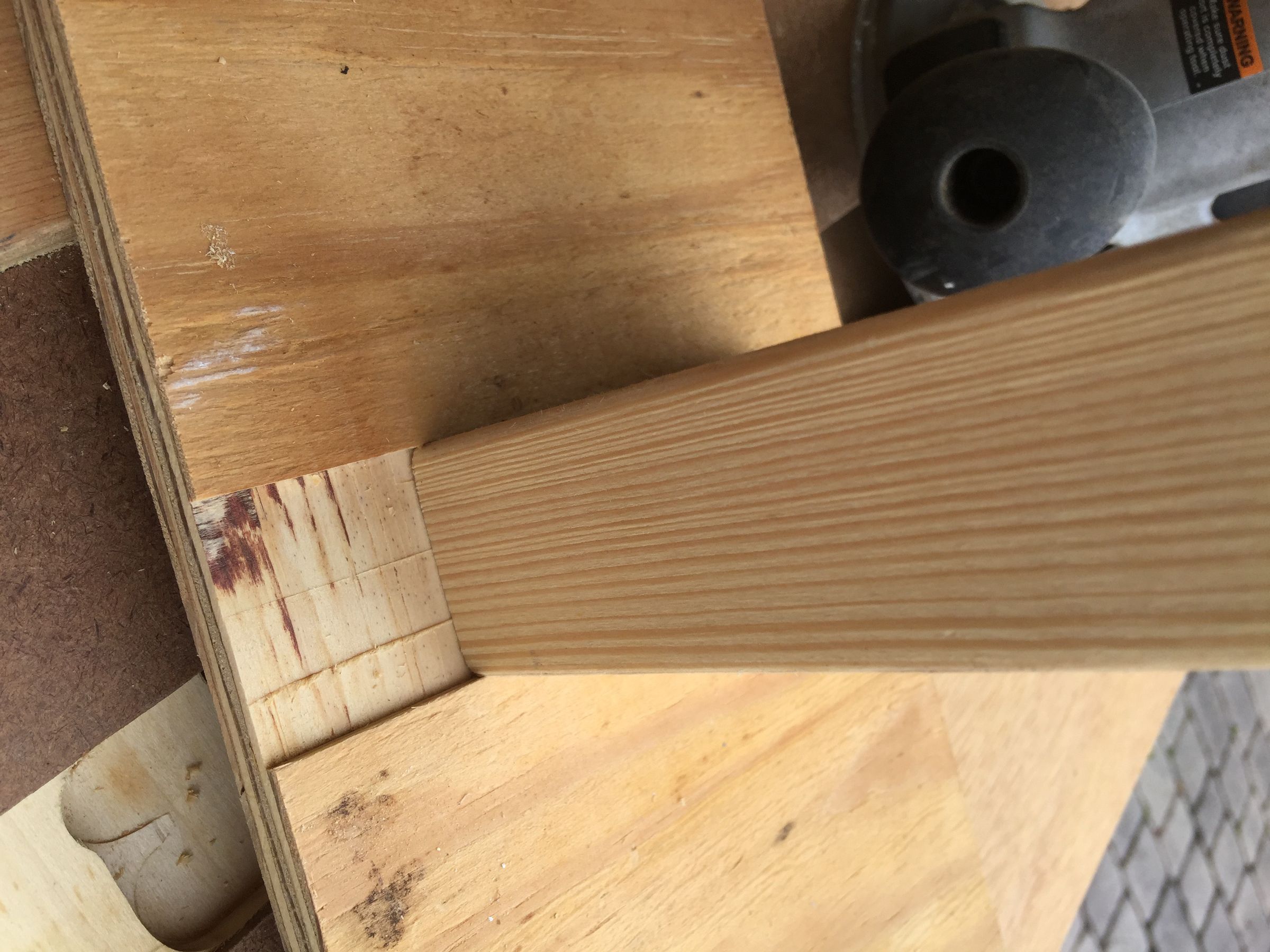 Adjustable Dado Jig From Scrap Wood : 4 Steps (with Pictures ...