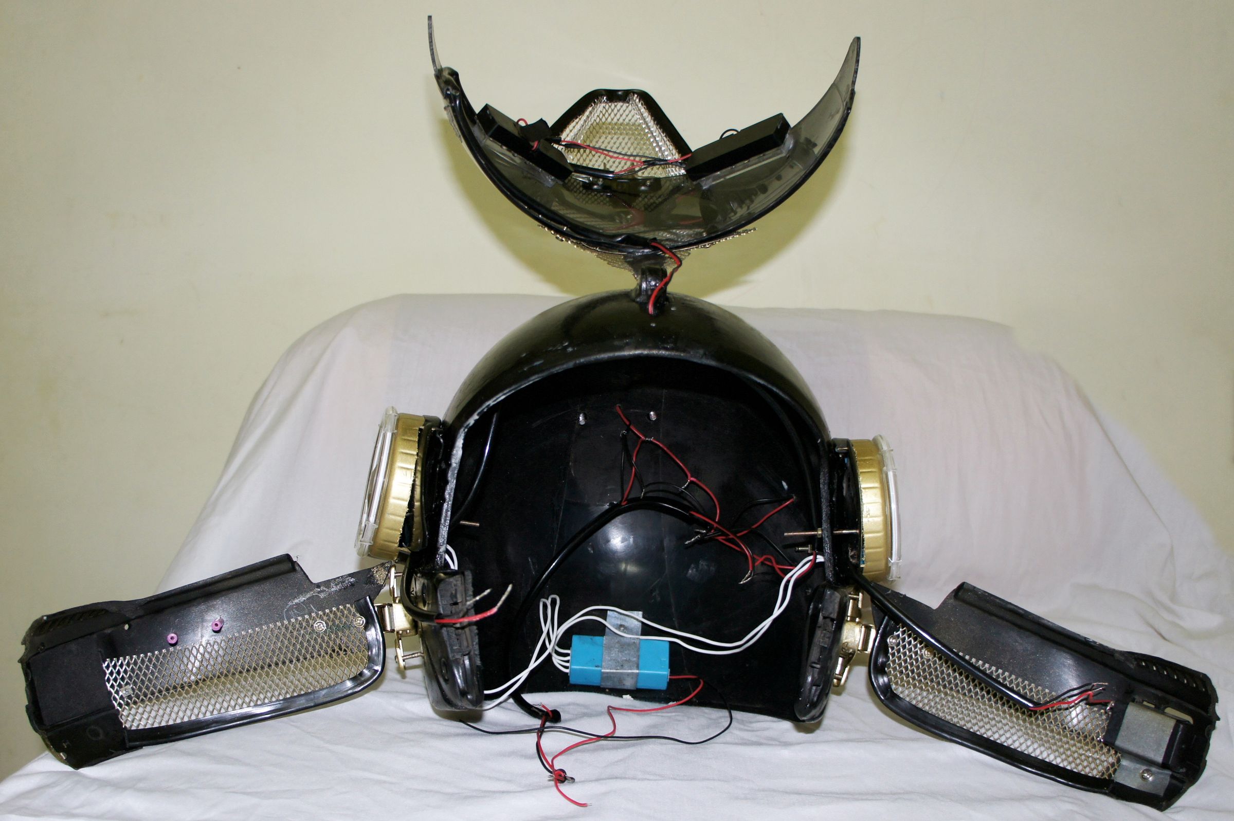 Daft Punk Helmet Homemade - Instructables