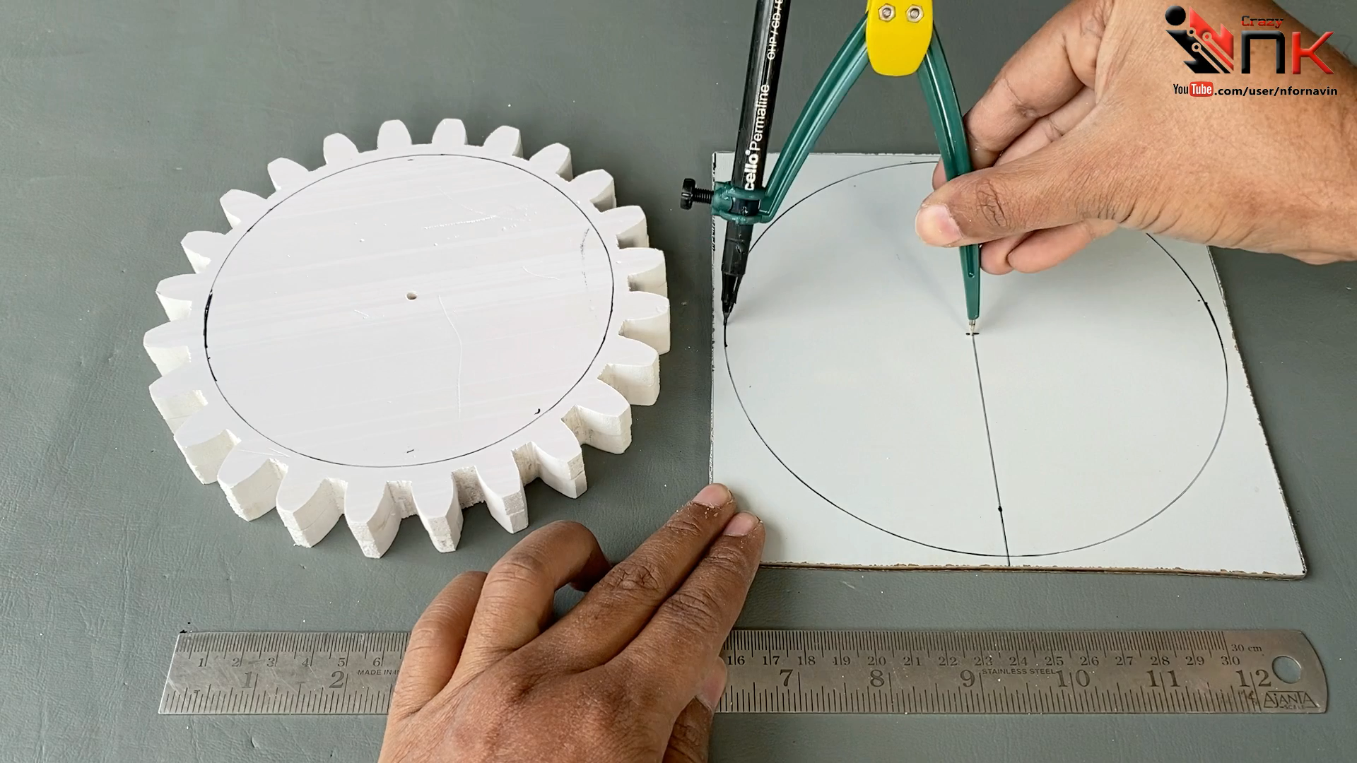 How to Make a Magical Rotating Open / Closed Sign Board : 12 Steps ...