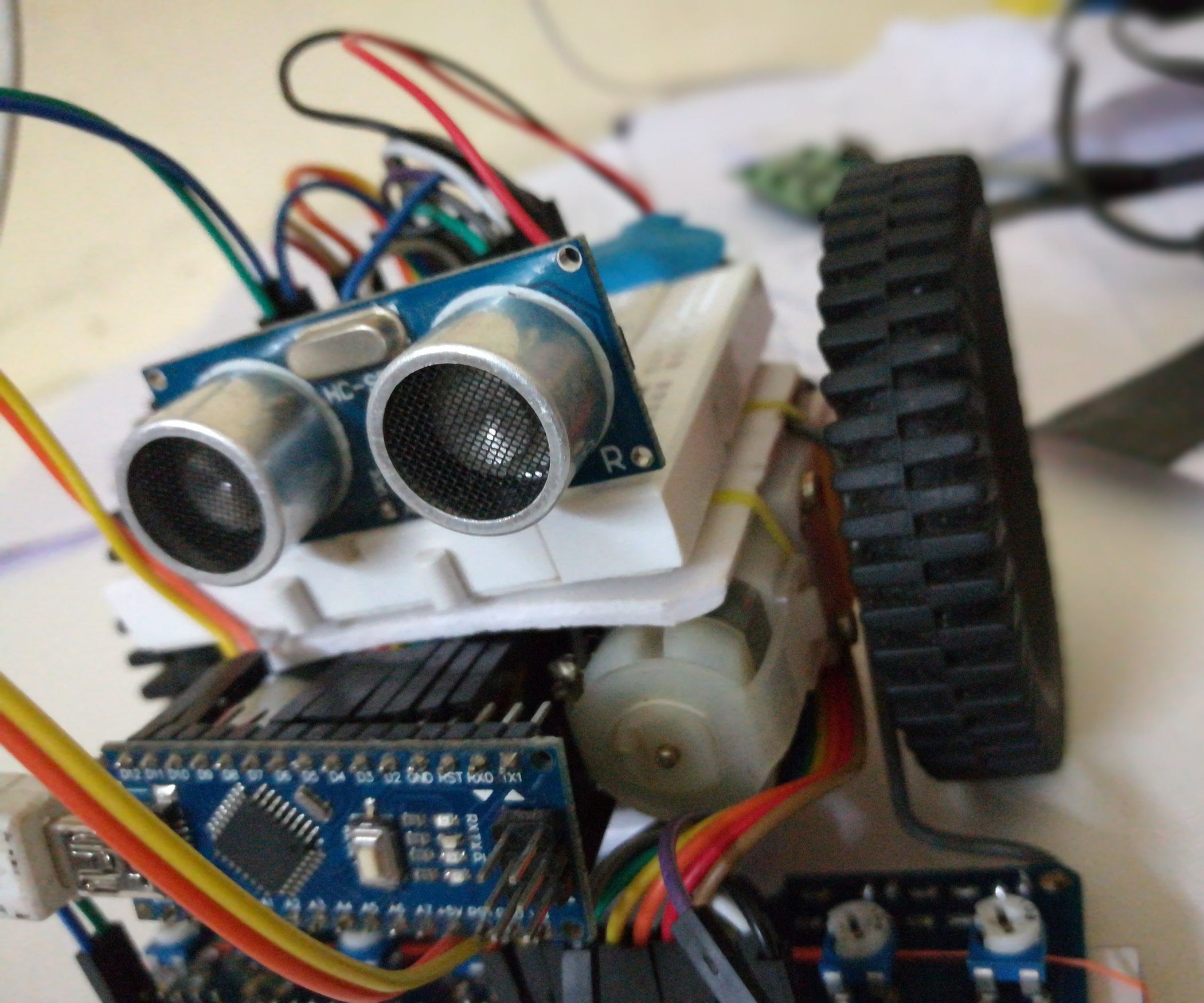 Ir Line Following Robot Using Ir Sensor Array8 Input And L293d Motor Driver 6 Steps 