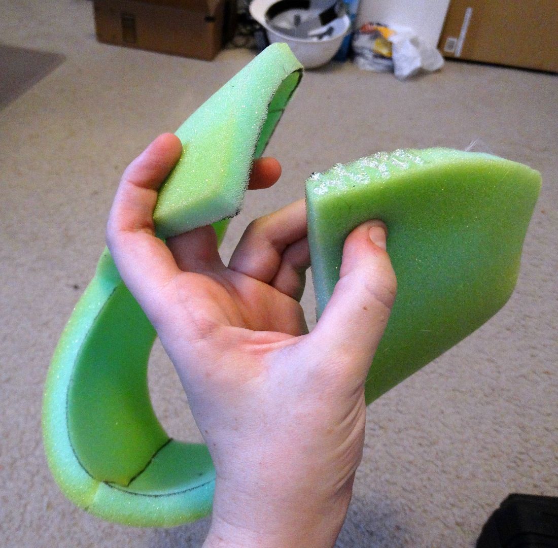 Dark Crystal Fizzgig Inspired Puppet : 11 Steps (with Pictures ...