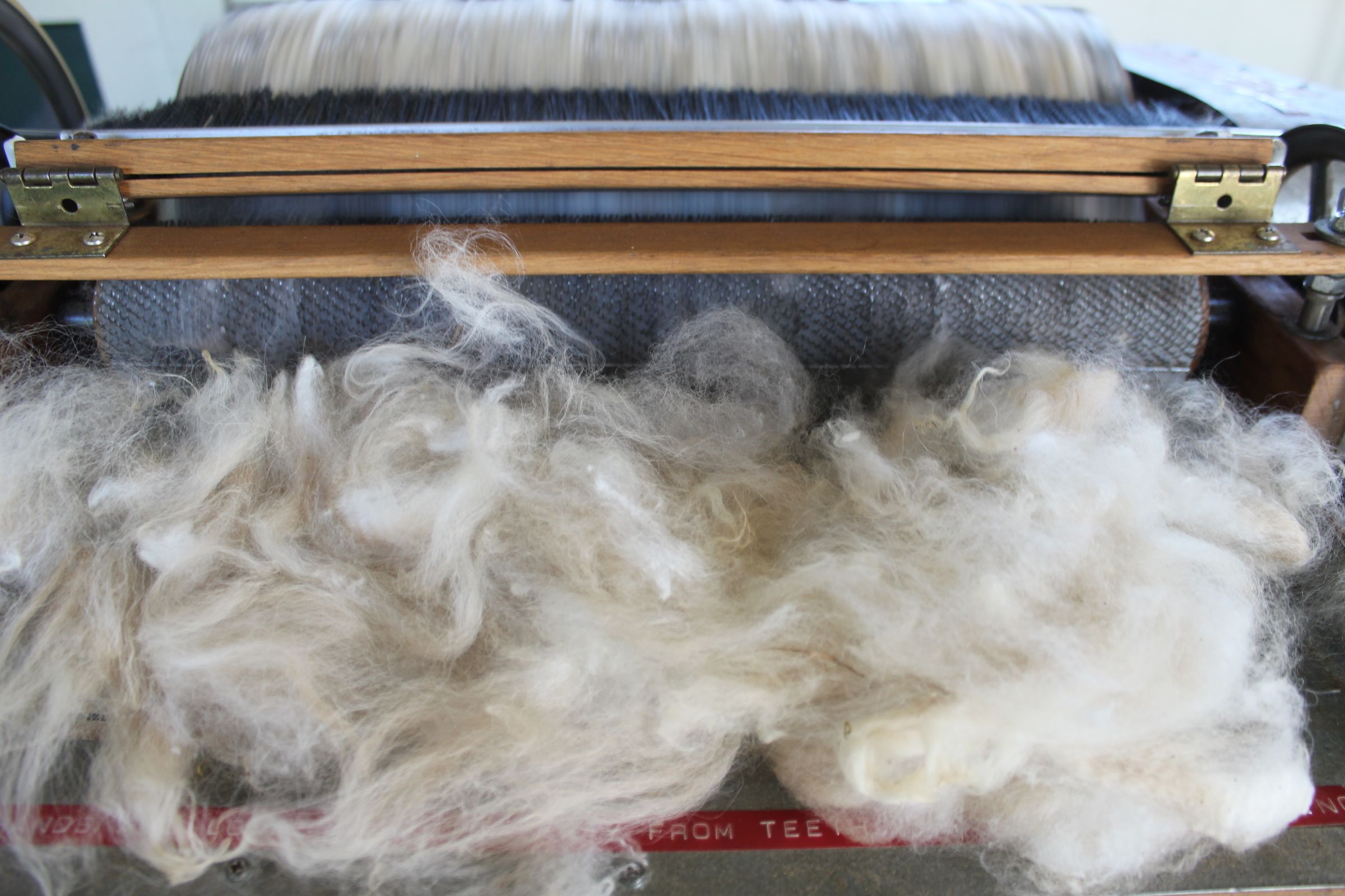 Carding Fiber : 6 Steps (with Pictures) - Instructables