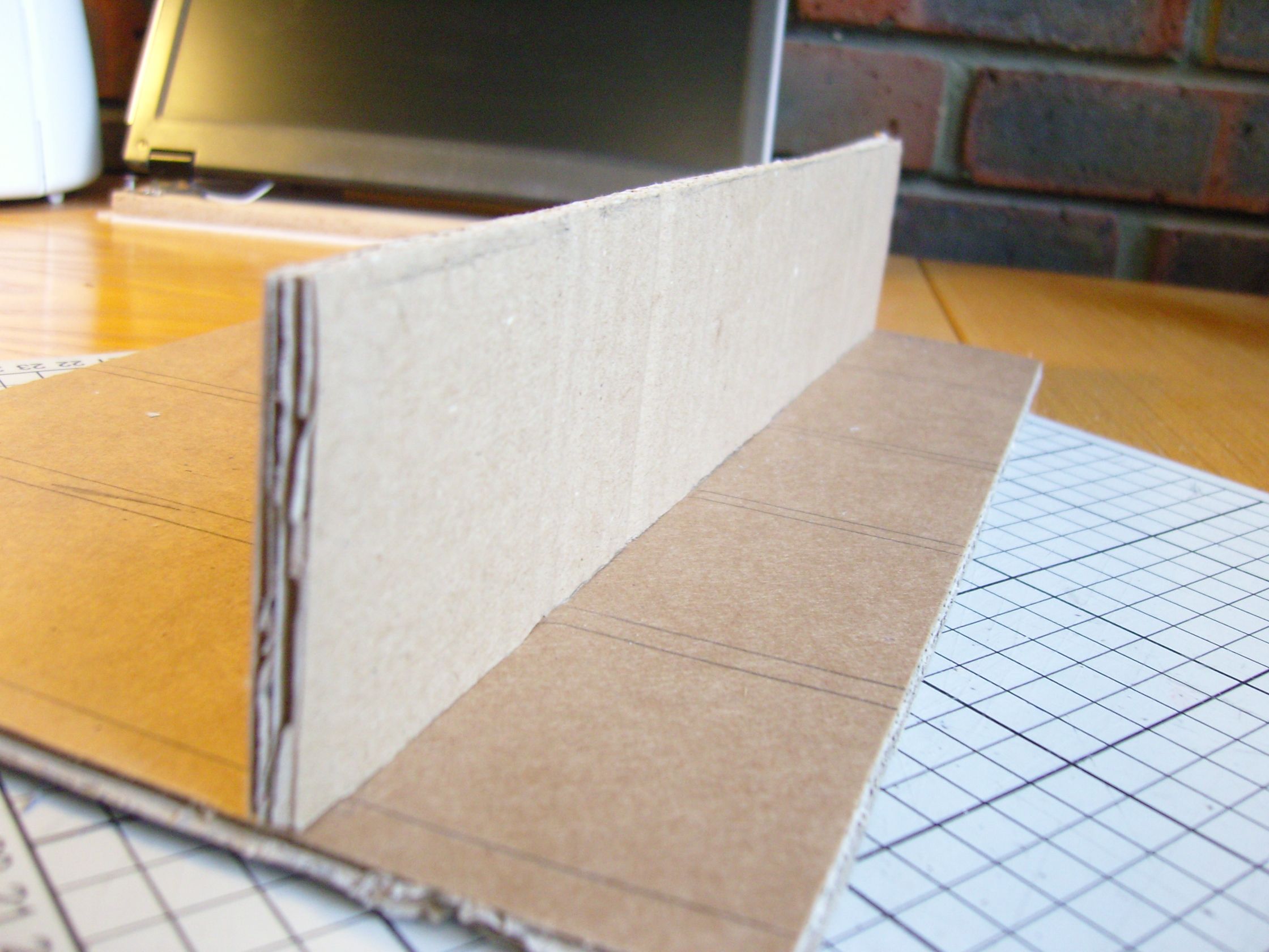 How to Make a Cardboard Laptop Stand : 5 Steps (with Pictures ...
