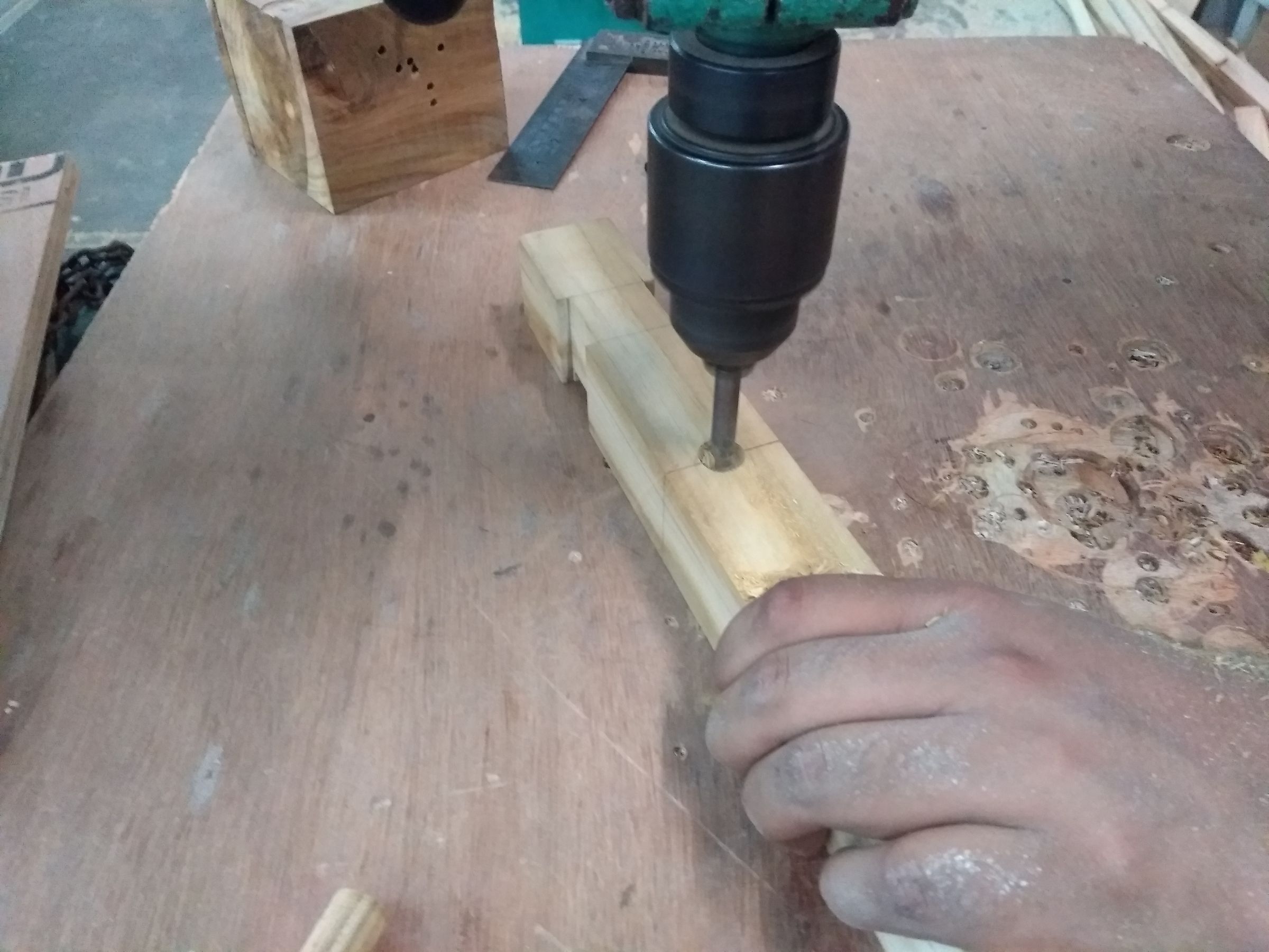 Easy to Make Wooden Table : 18 Steps (with Pictures) - Instructables