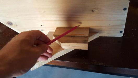 Computer Monitor Riser : 4 Steps (with Pictures) - Instructables