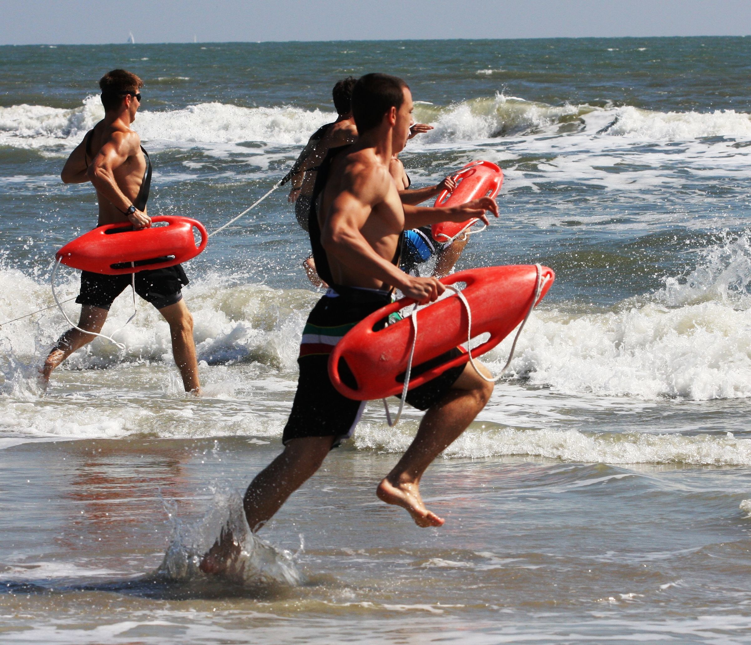 How to Make and Ocean Rescue (as a Lifeguard) : 7 Steps - Instructables