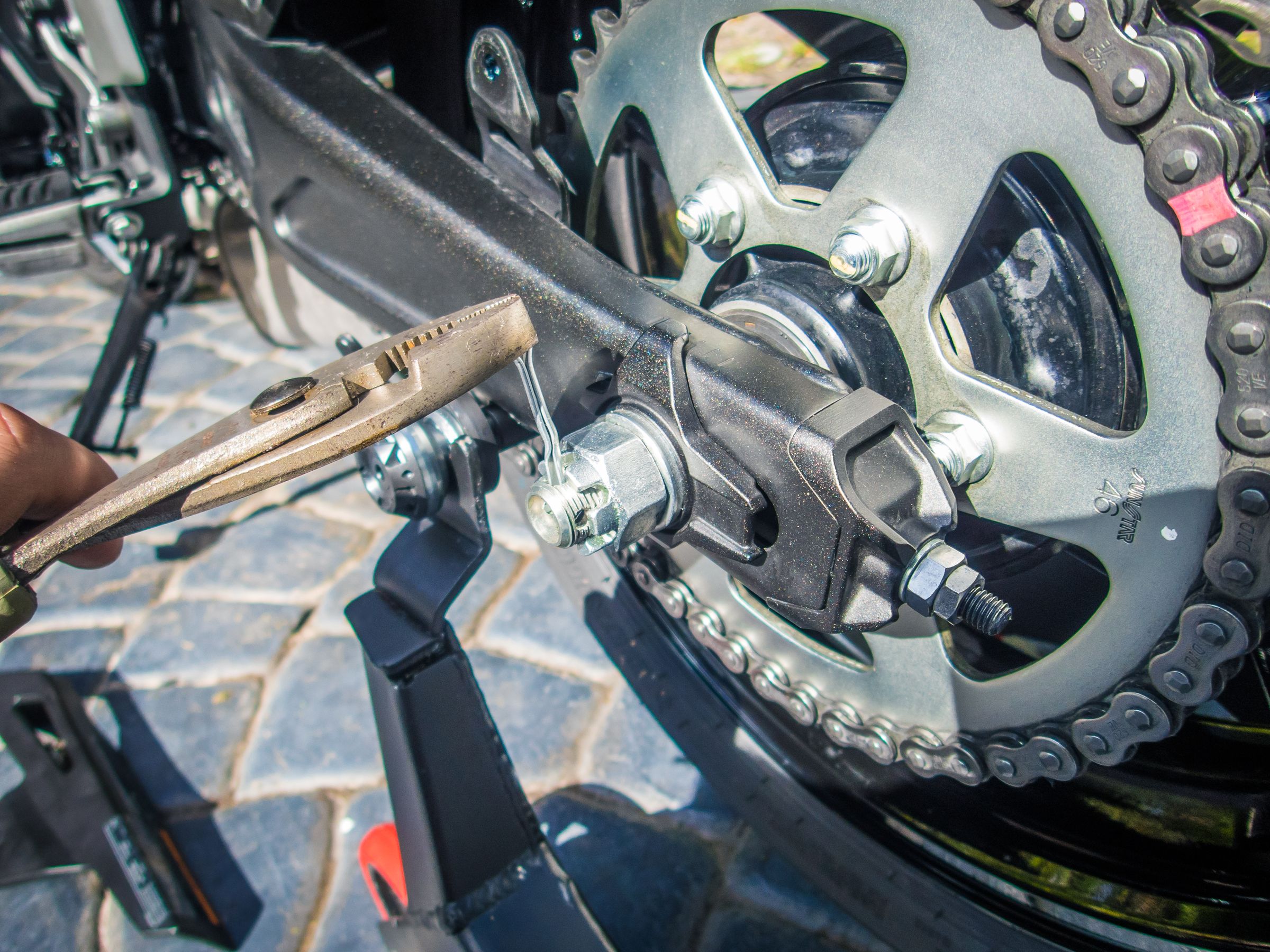 DIY - Motorcycle Chain Tension Adjustment & Rear Wheel Alignment : 13 ...