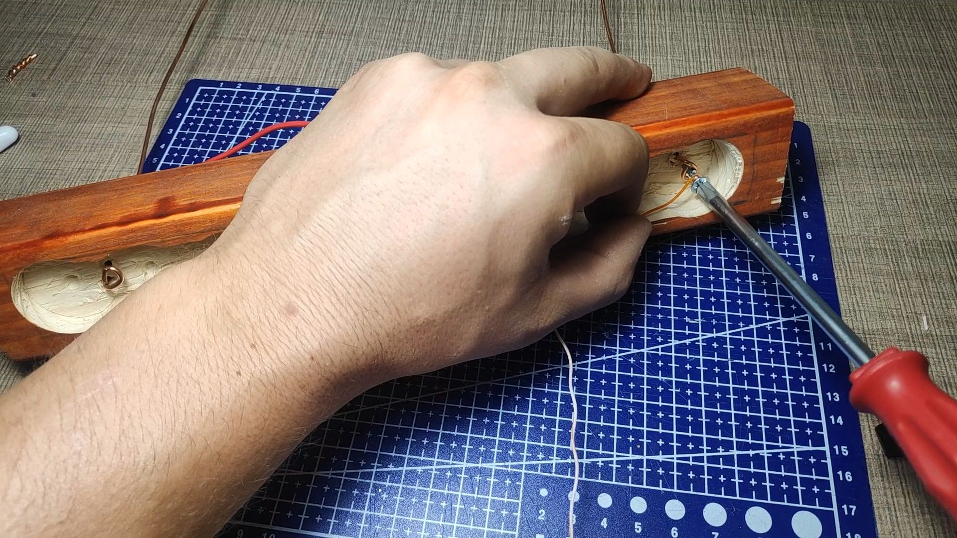 Wire Loop Buzzer Game : 5 Steps (with Pictures) - Instructables