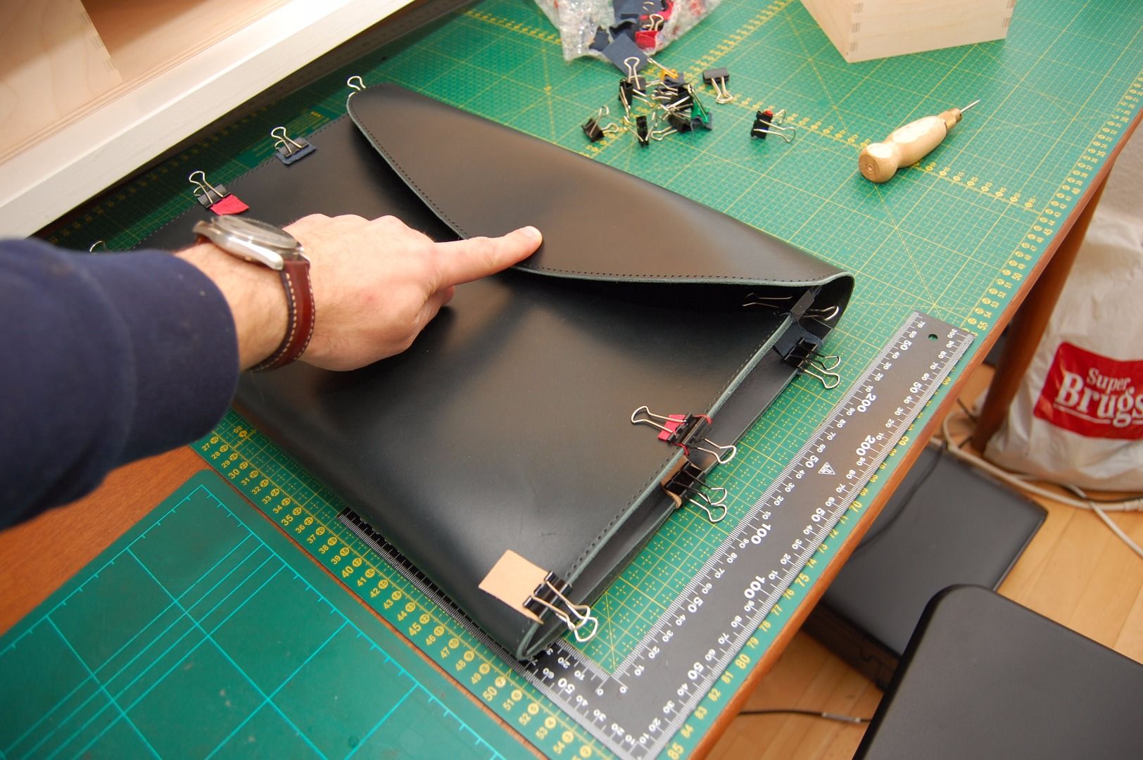 Leather Portfolio : 6 Steps (with Pictures) - Instructables