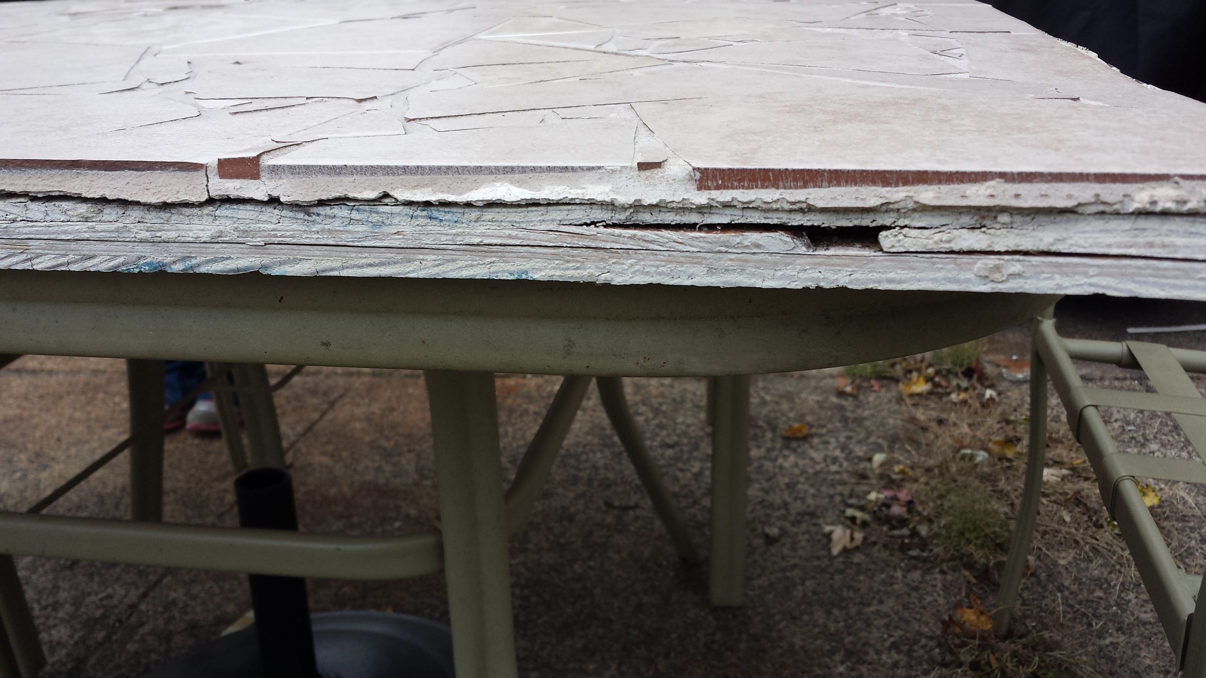 Fail! Patio Table Top Replacement : 5 Steps (with Pictures) - Instructables