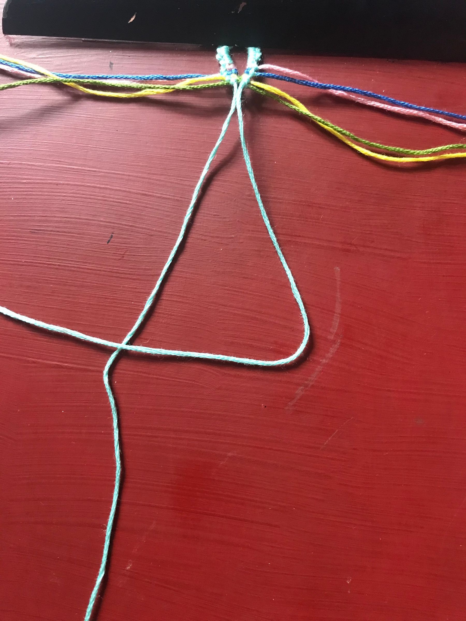 Friendship Bracelet With Teardrop Loop and Triangle Ending : 7 Steps - Instructables