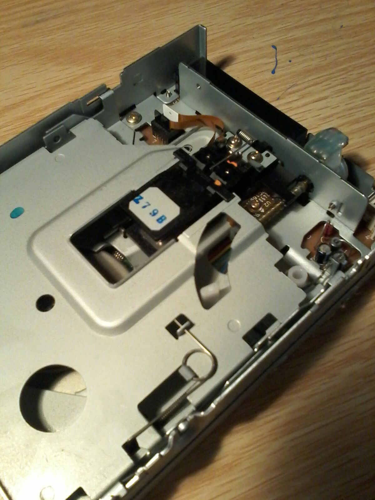 Taking Apart a Floppy Disk Drive : 16 Steps (with Pictures) - Instructables