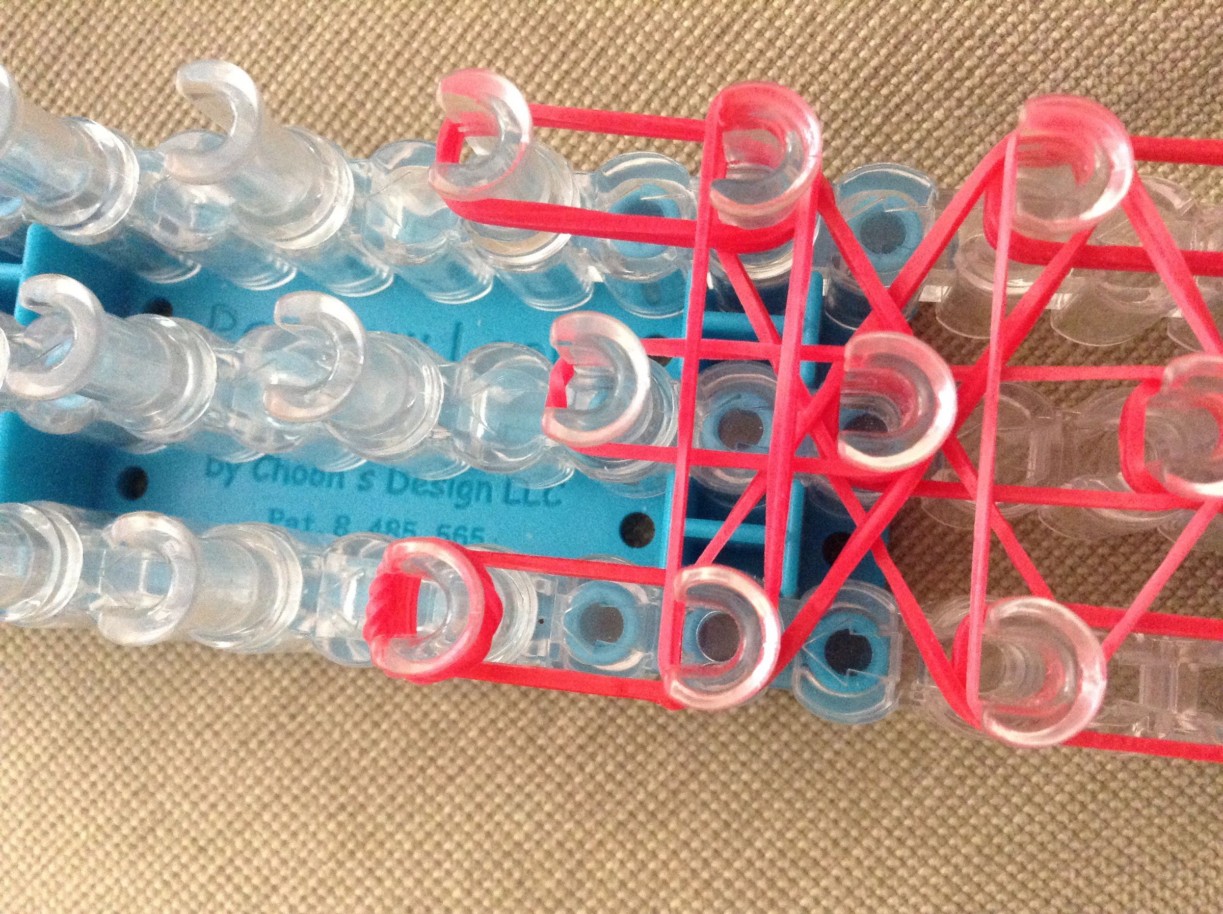 Rainbow Loom Goldfish Charm : 19 Steps (with Pictures) - Instructables